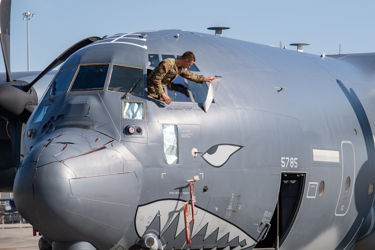 347th Rescue Group changes hands > Moody Air Force Base > Article Display