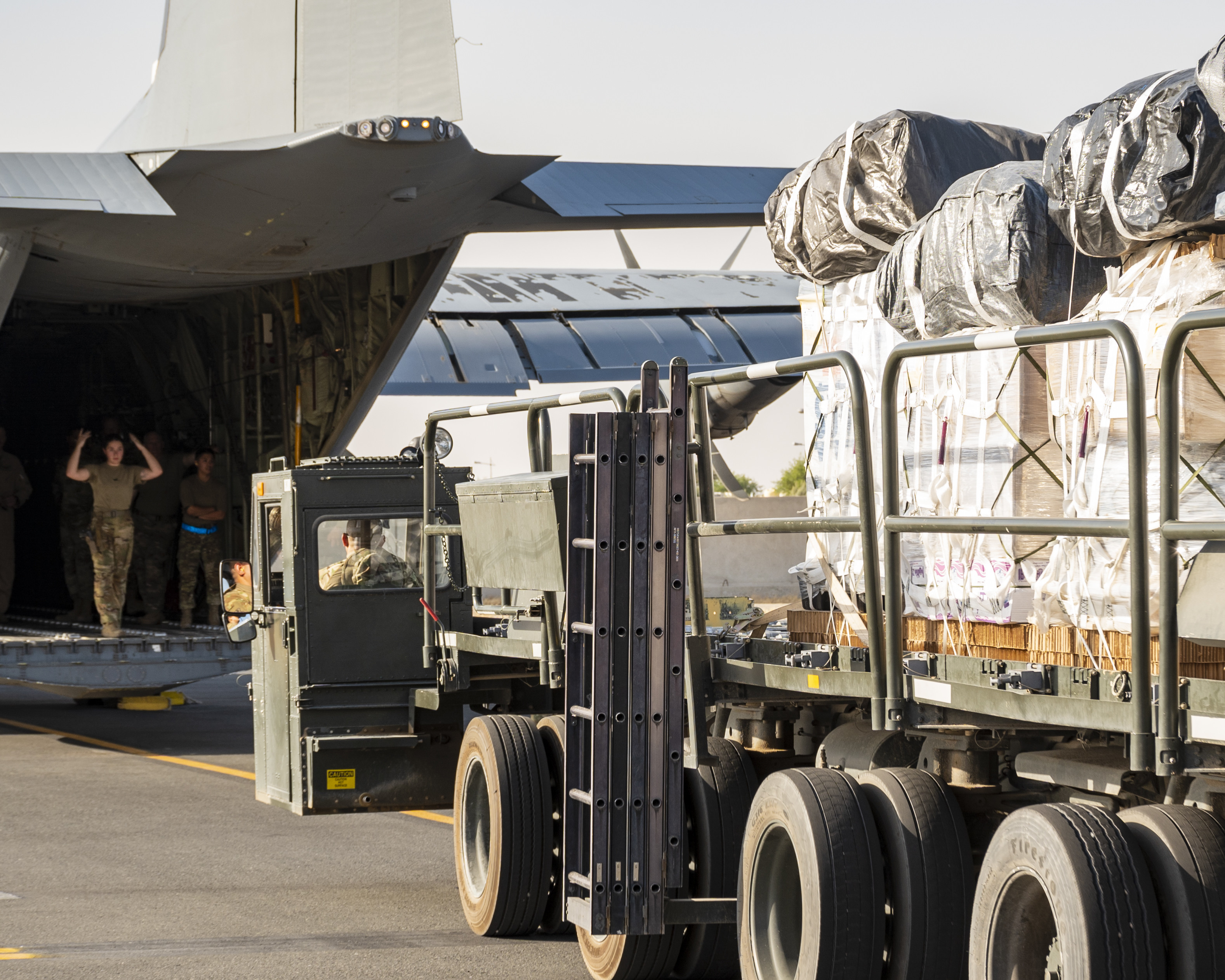 40th EAS teams with Army 165th QM Co. > U.S. Air Forces Central > Display