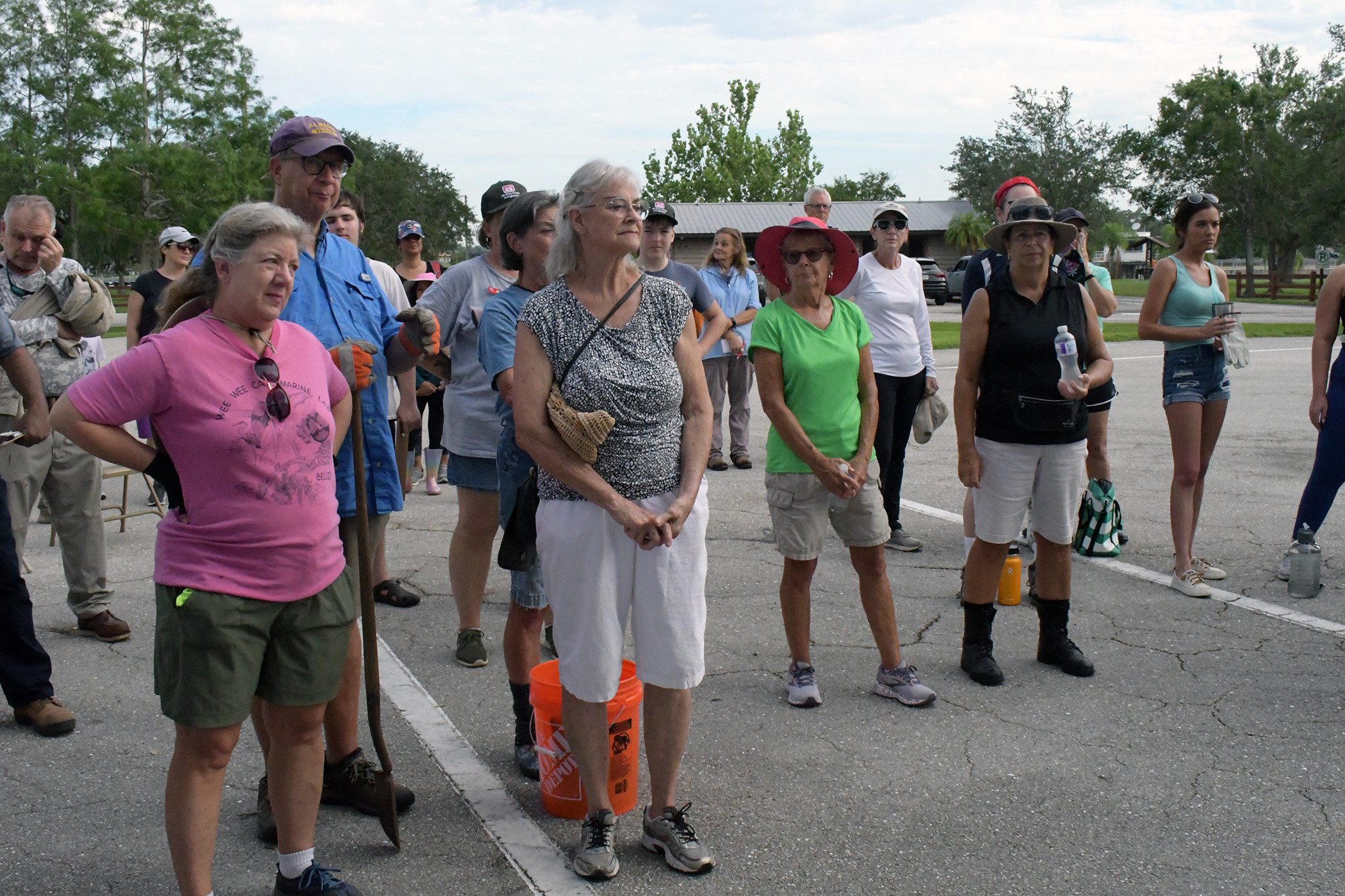 USACE Hosts volunteers for National Pollinator Week > Jacksonville ...