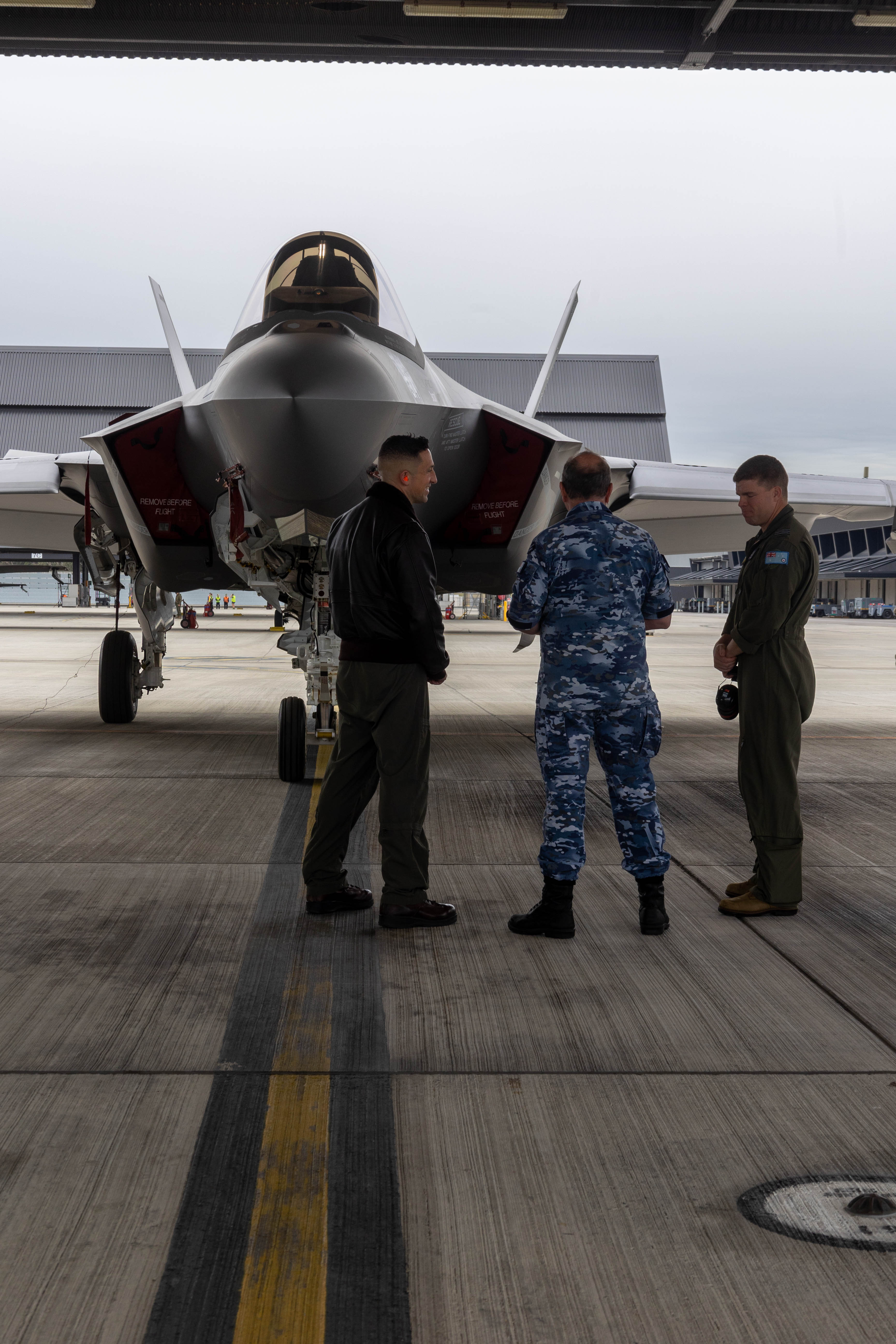 UNPRECEDENTED INTERCHANGEABILITY: U.S. MARINES AND AUSSIE AVIATORS FLY ...