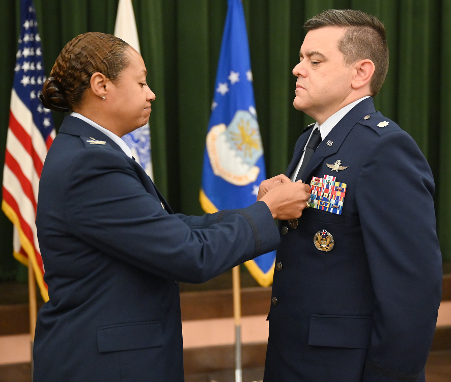 502d Communications Squadron welcomes new commander > Joint Base San ...