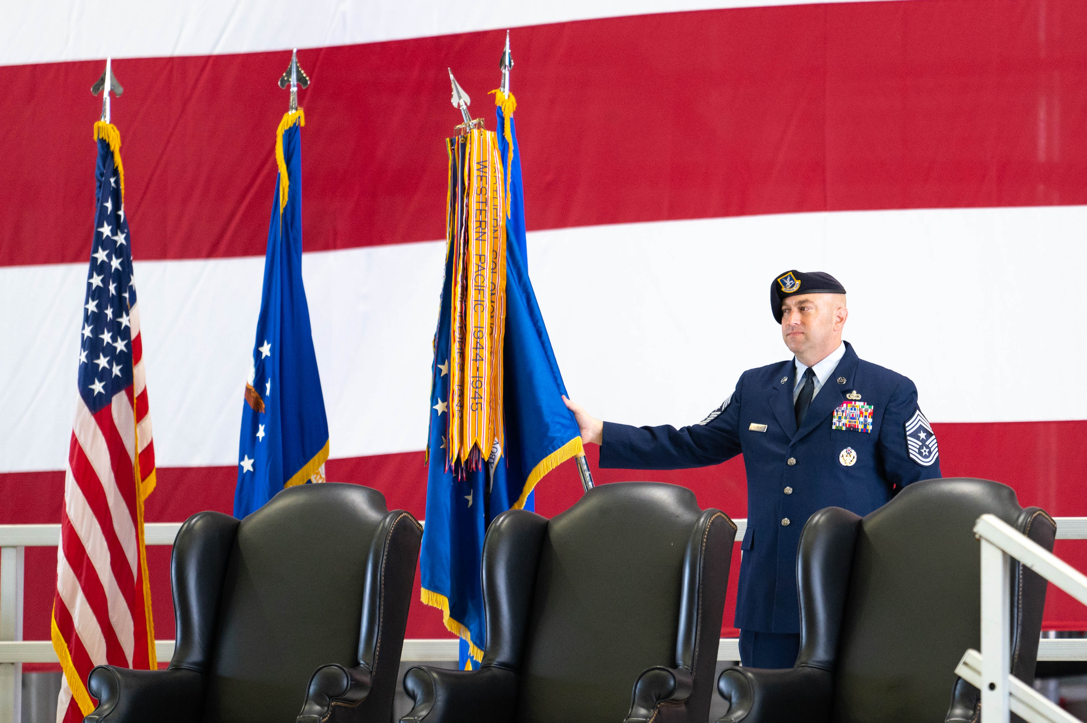 Team Scott welcomes Col. Poole as new 375th Air Mobility Wing and ...