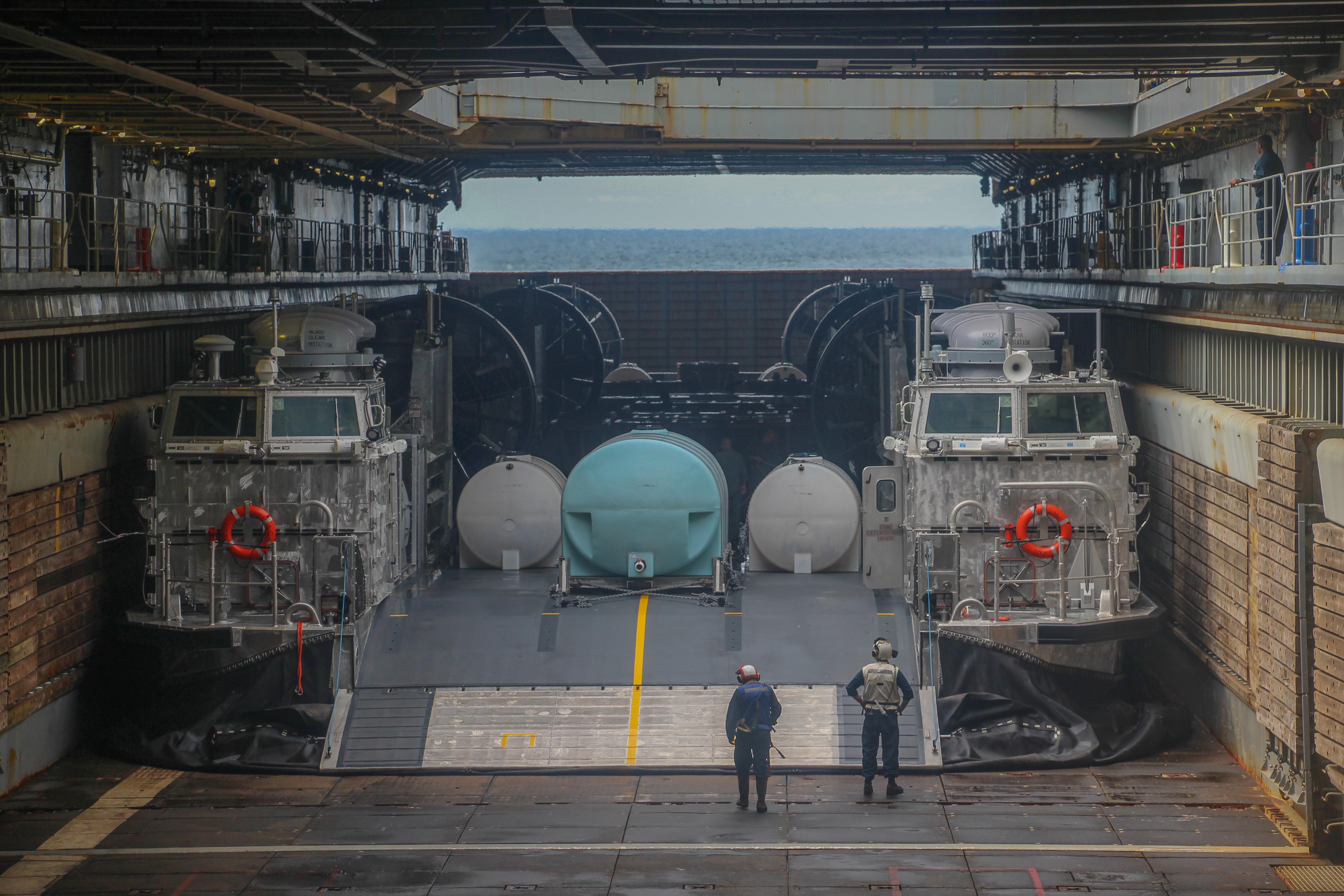 LCACs 105-107 Receive Lift of Opportunity Aboard USS Gunston Hall > Naval Sea Systems Command ...