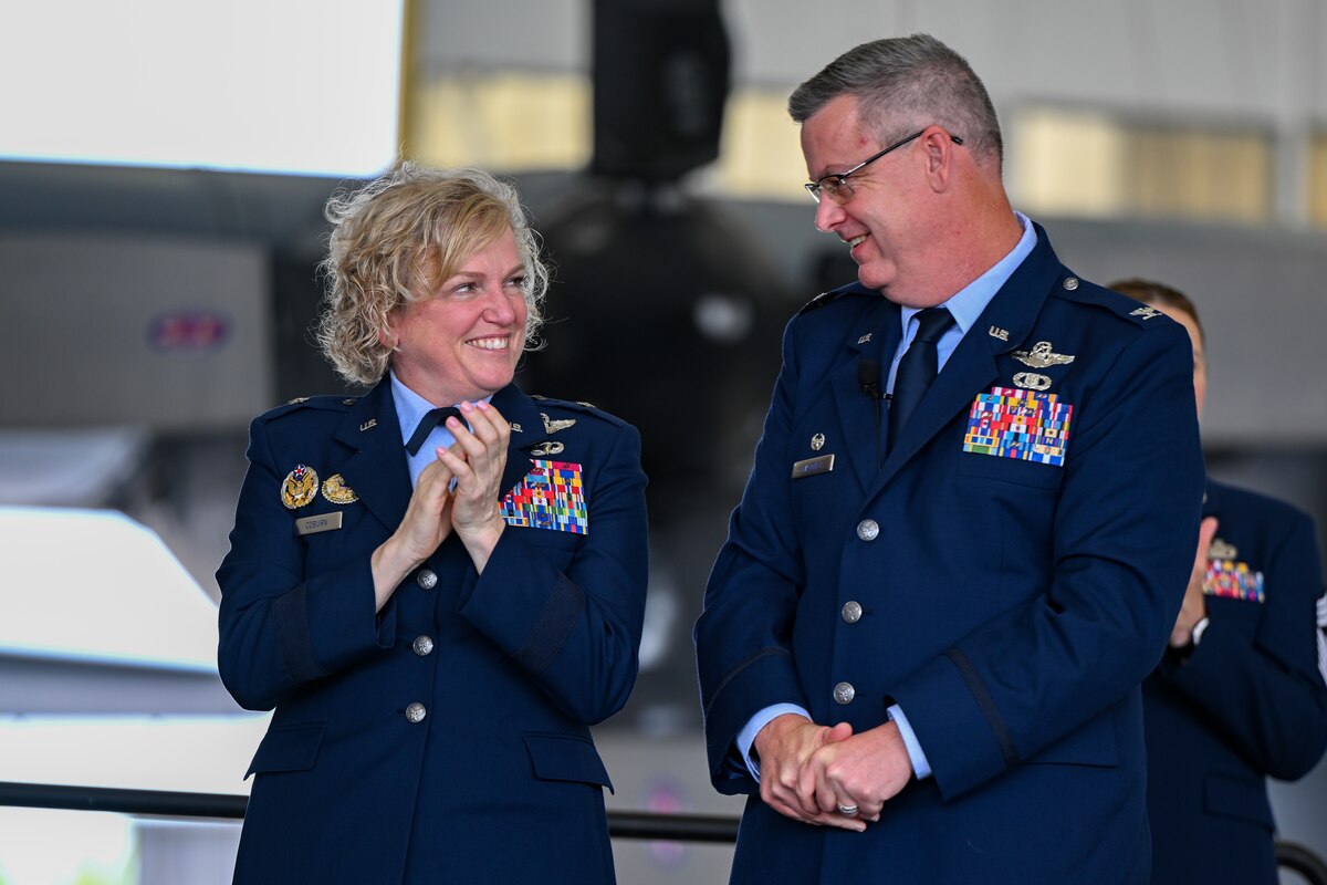 New commander sees hard work, bright future in store for 910th > Air ...