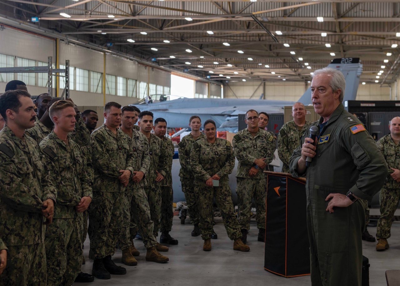 CNAL Squadrons Receive Battle "E" Award > United States Navy > News Stories