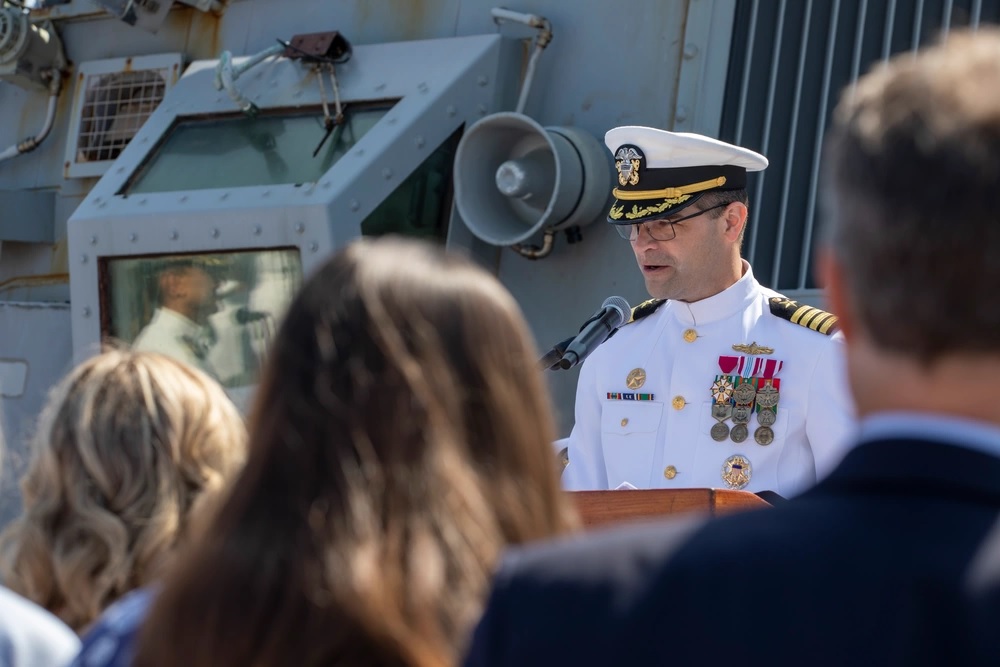 USS Decatur Holds Change of Command > Naval Surface Force, U.S. Pacific ...