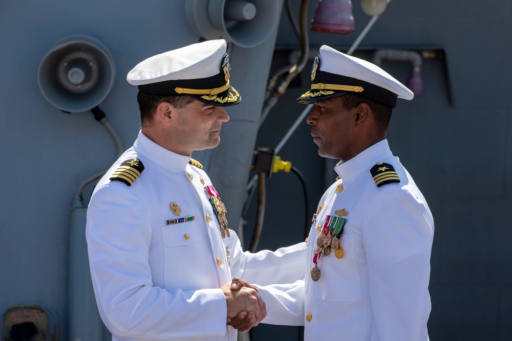 USS Decatur Holds Change of Command > Naval Surface Force, U.S. Pacific ...