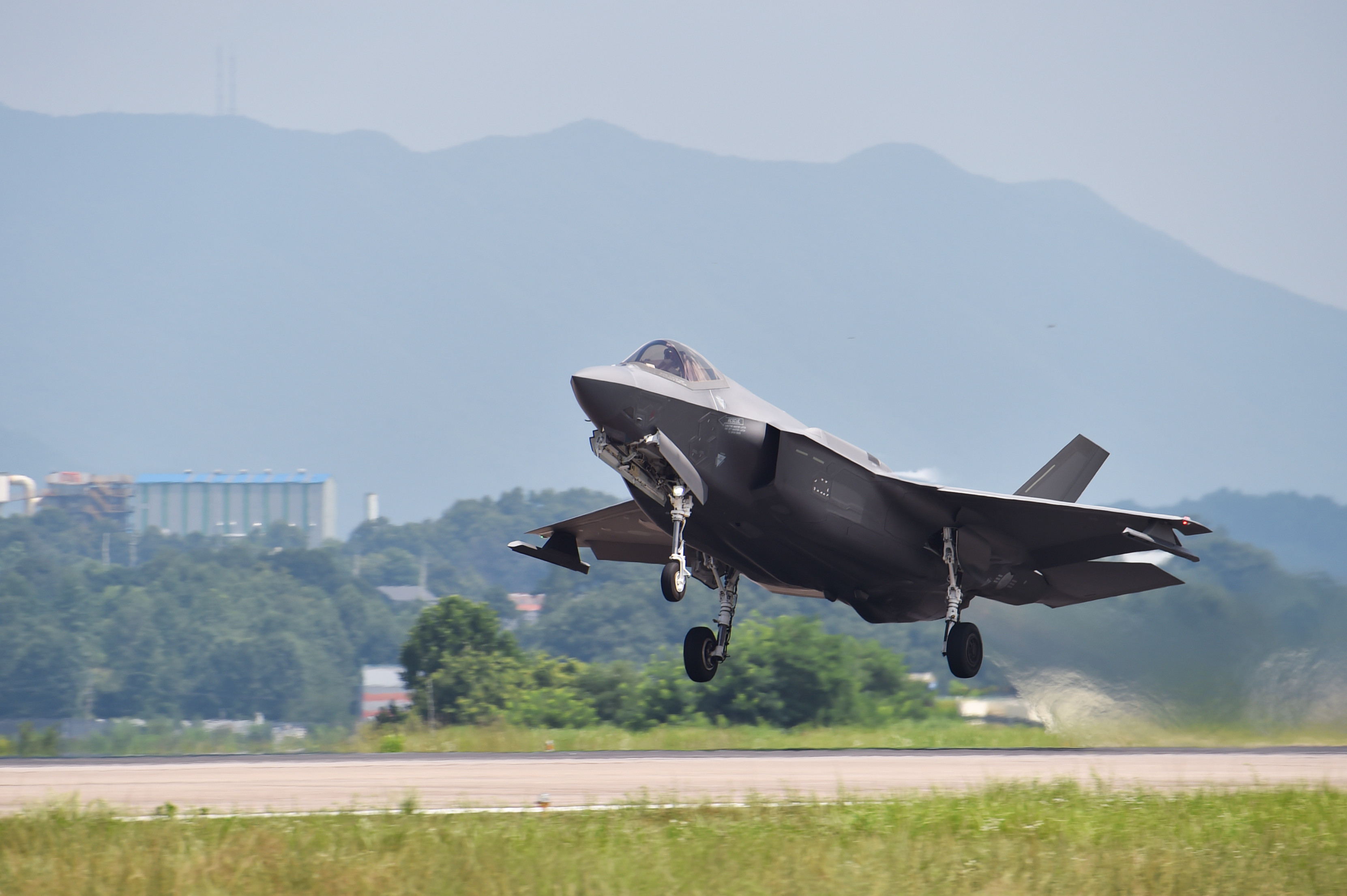 7th Air Force and ROK Air Force fighters conduct combined live-fire ...