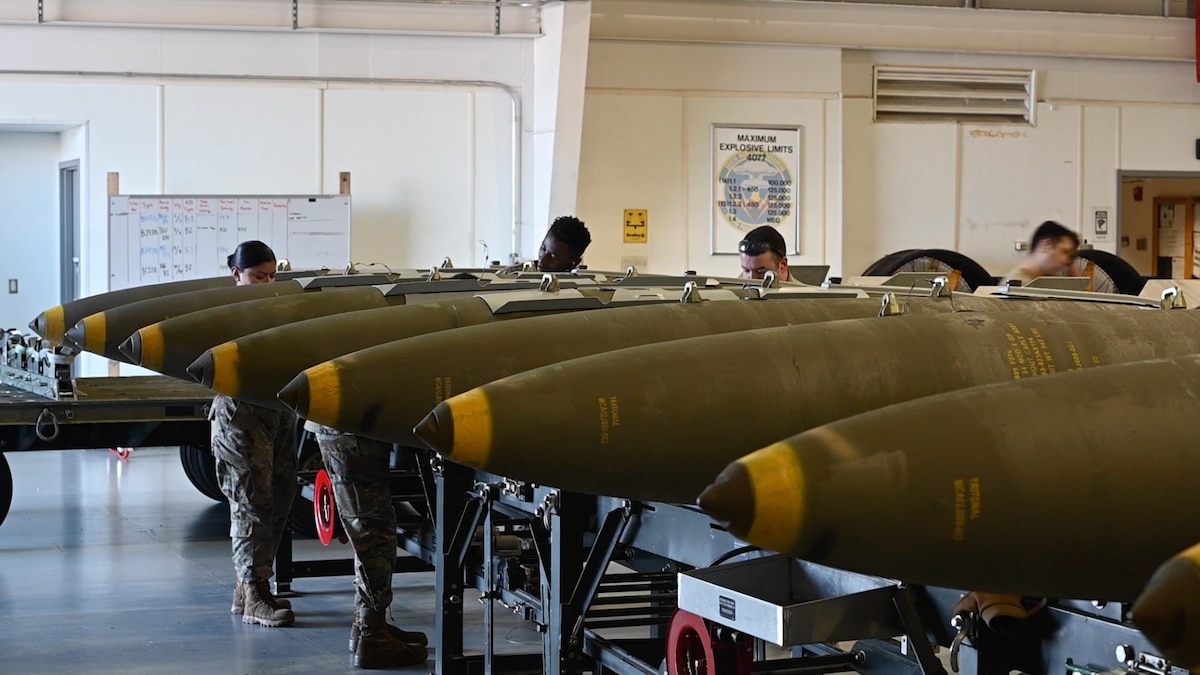 Every plane needs two wings to fly! > Whiteman Air Force Base > Display