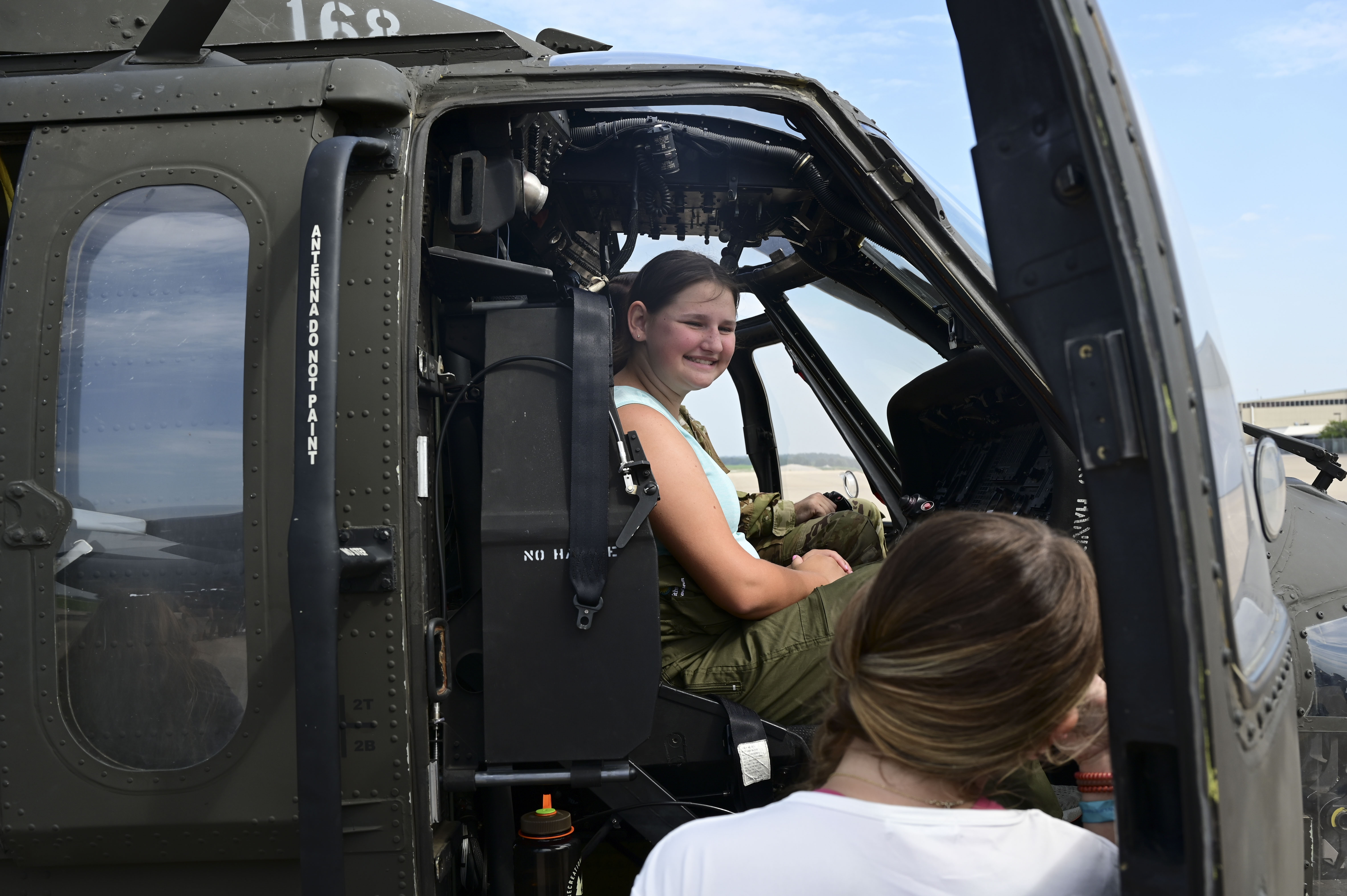 All-female aircrew, TLR Airmen participate in Smithsonian’s "S.H.E. Can ...