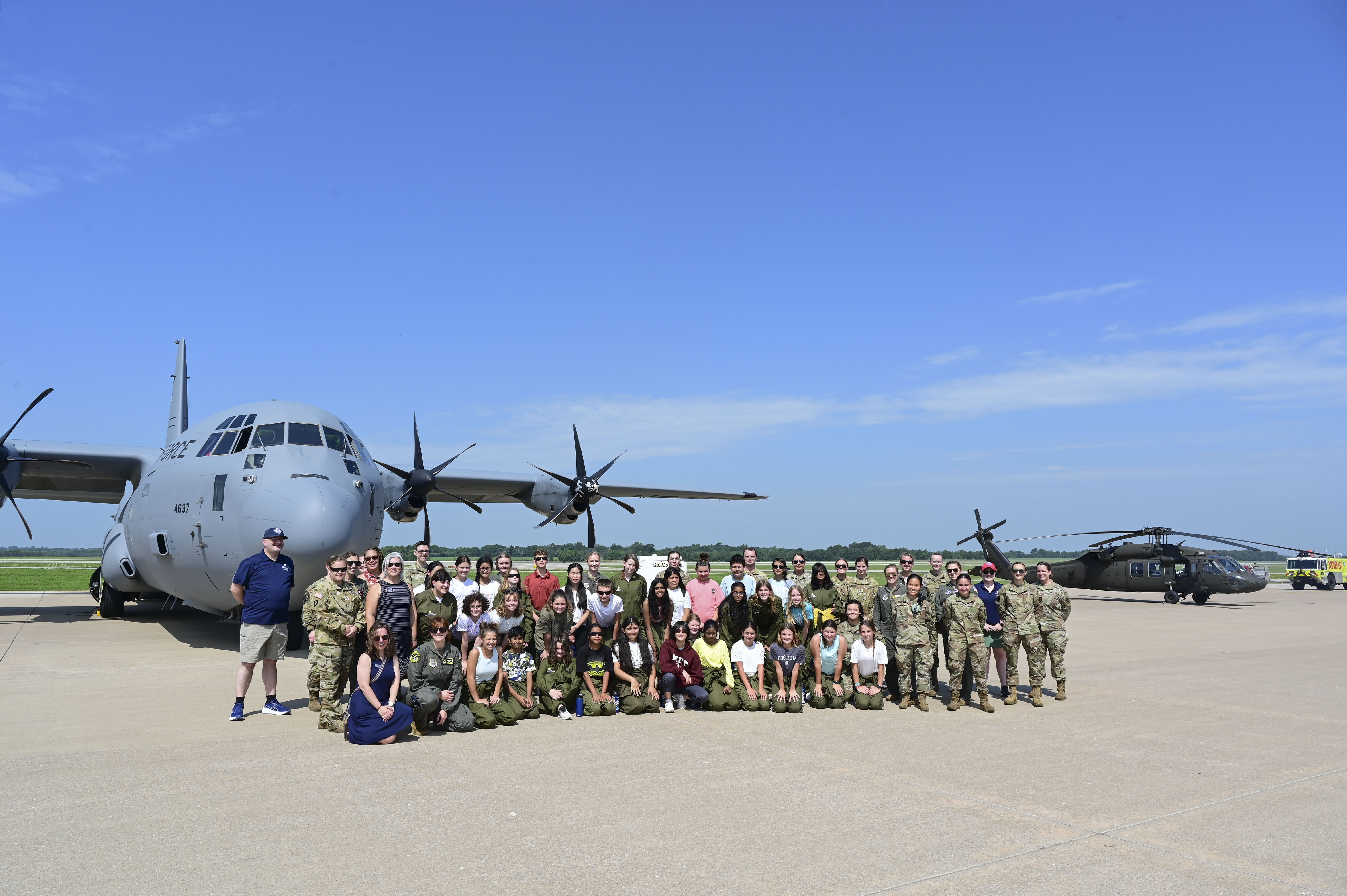 All-female aircrew, TLR Airmen participate in Smithsonian’s "S.H.E. Can ...