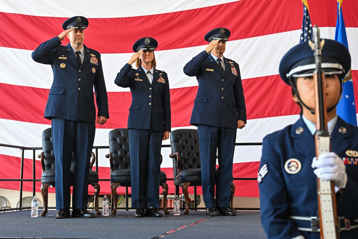 Herk Nation welcomes new installation commander > Little Rock Air Force ...