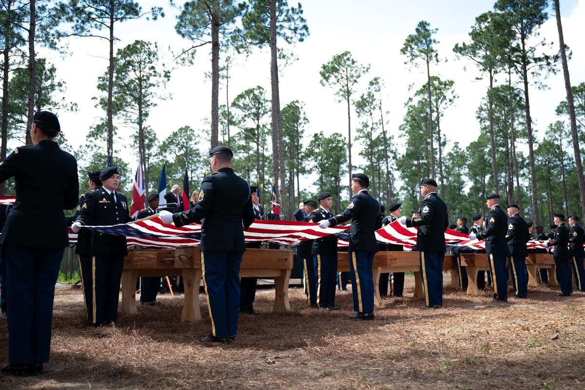 Fallen, but not forgotten: Revolutionary War soldiers honored > Shaw ...
