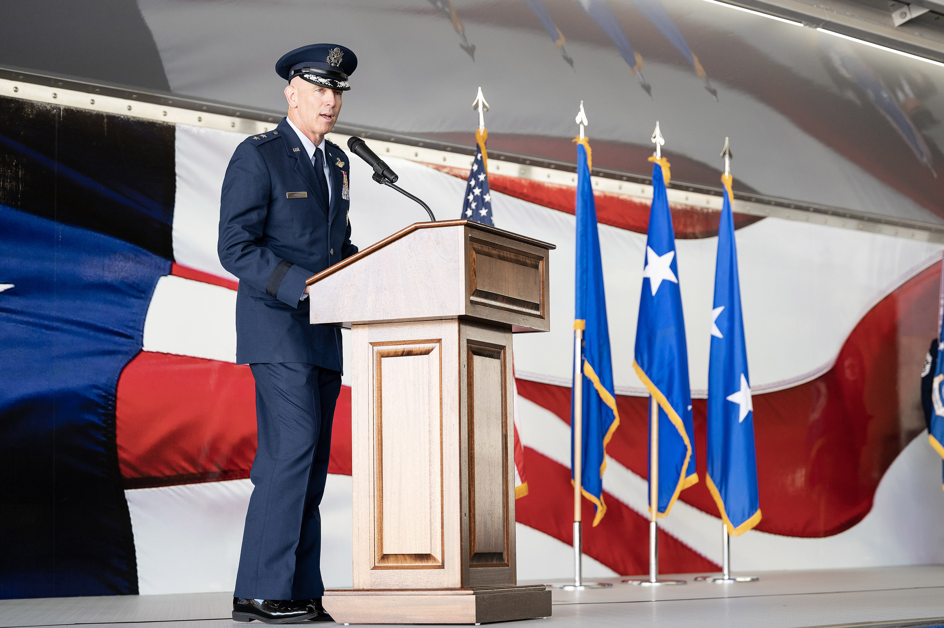 New commander assumes command at 19th Air Force > Air Education and ...