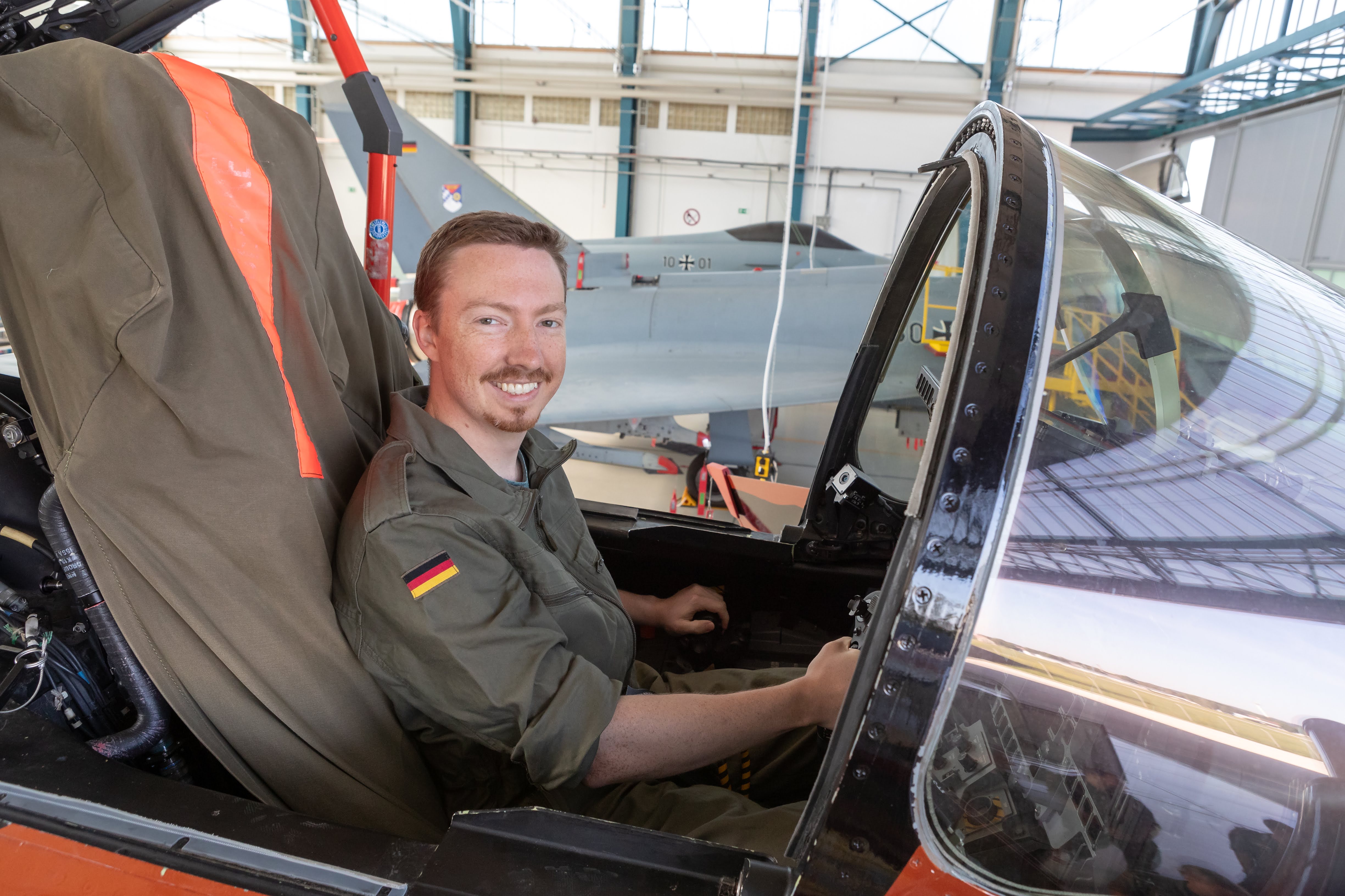 DAF Civilian engineer accepted in foreign exchange program in Germany ...