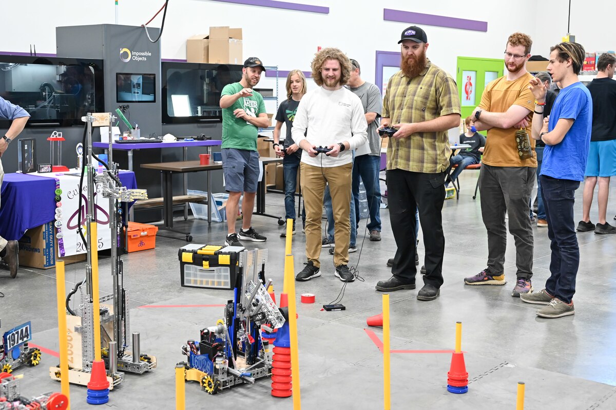 STEM Outreach hosts successful robotics open house > Hill Air Force Base > Article Display