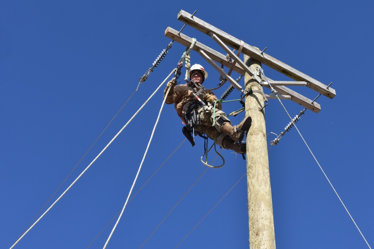 Linemen show off skills learned at Fort Leonard Wood’s Prime Power School