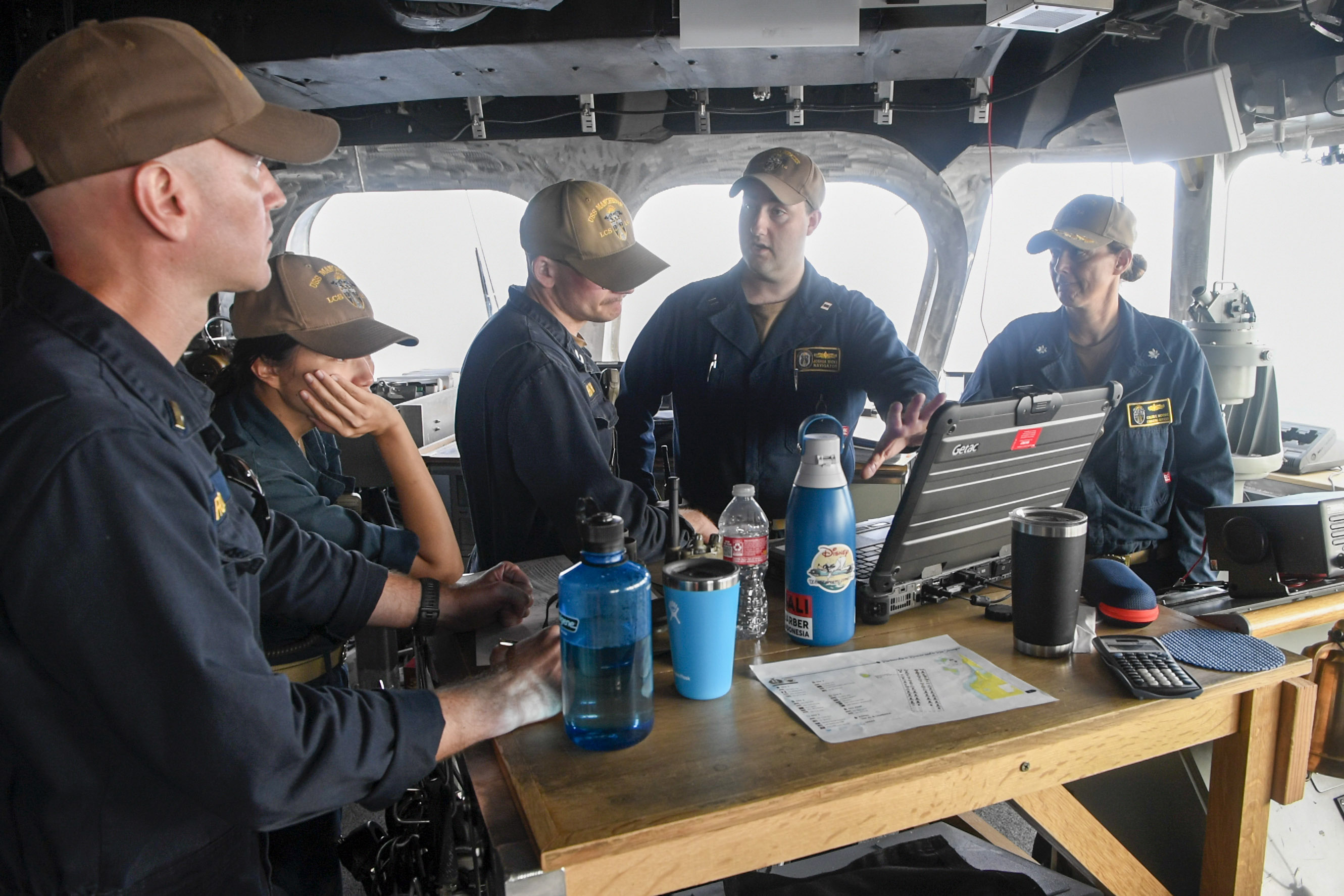USS MANCHESTER ANCHORS IN MAKASSAR, INDONESIA > Naval Surface Force, U ...