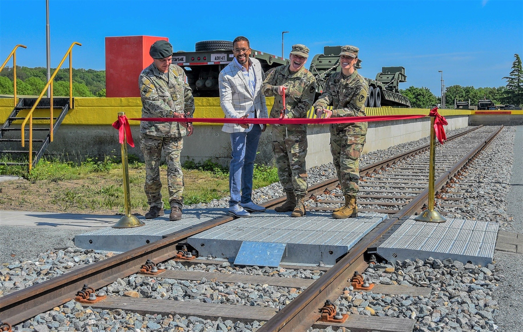 Eygelshoven APS-2 worksite celebrates rail reopening > 405th Army Field ...