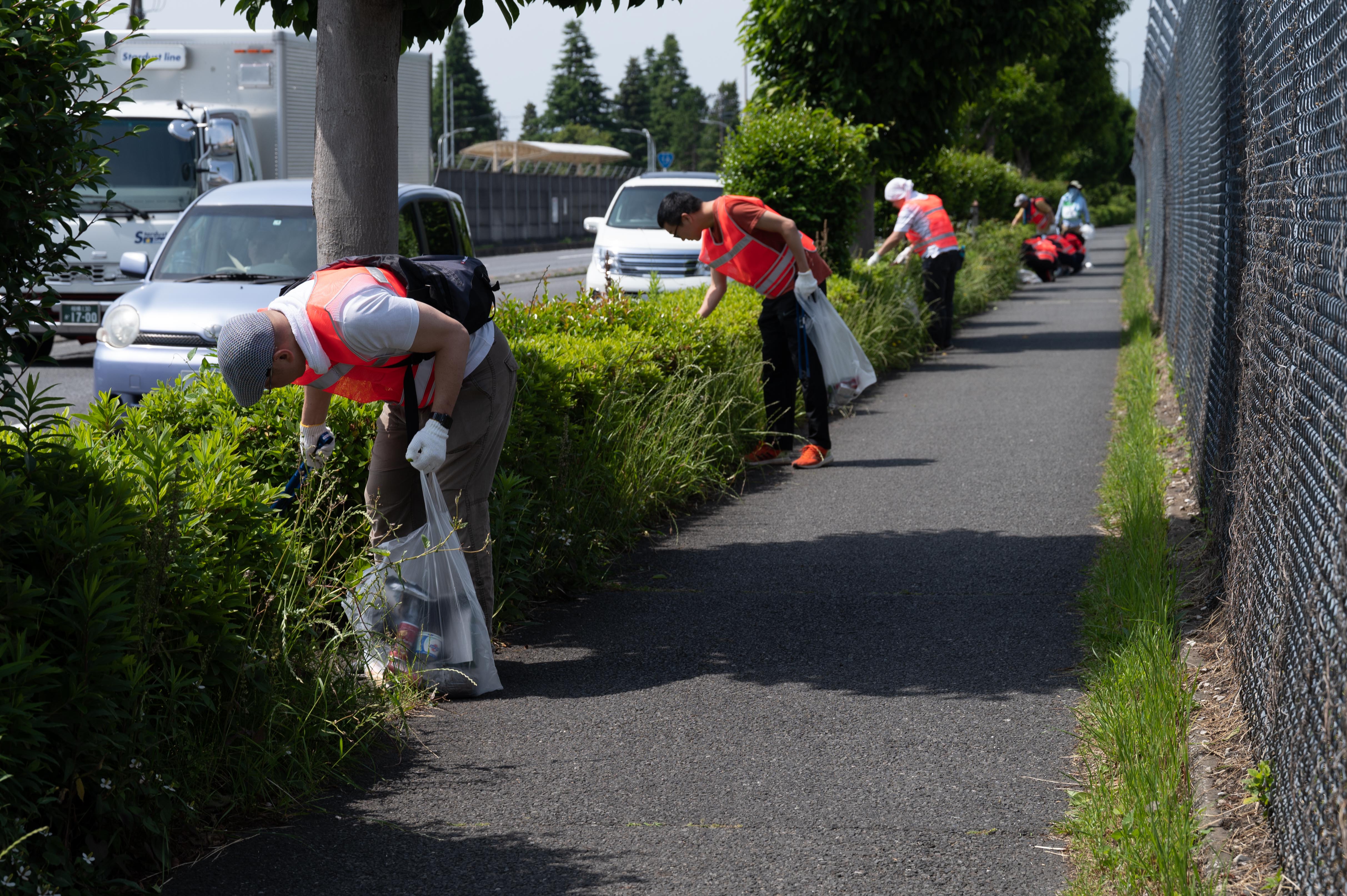 U.S. Military and JASDF partner-up to clean base fence line > 5th Air ...