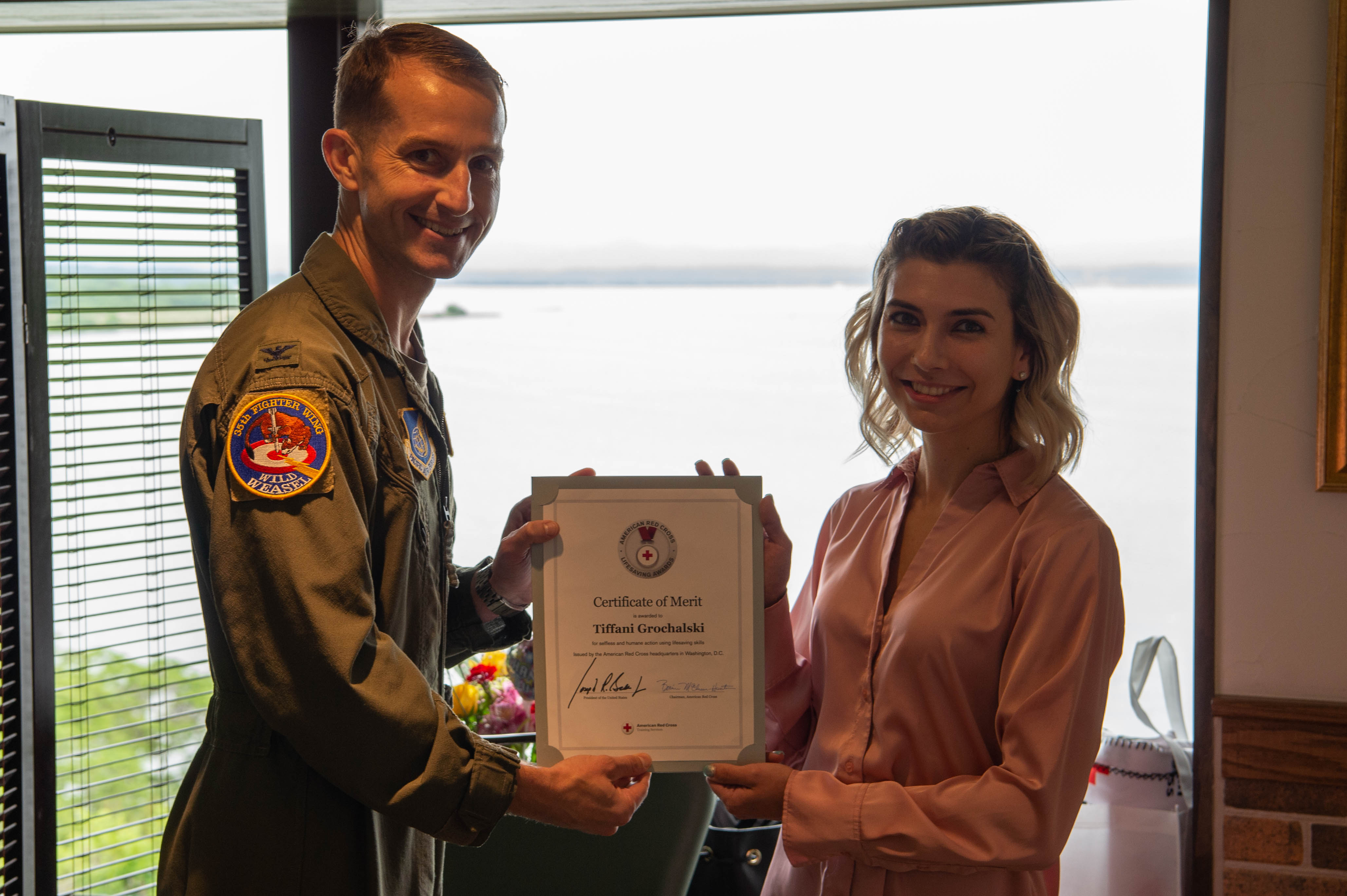 A Lifesaving Encounter: A Red Cross Volunteer’s Heroic Act > 5th Air ...