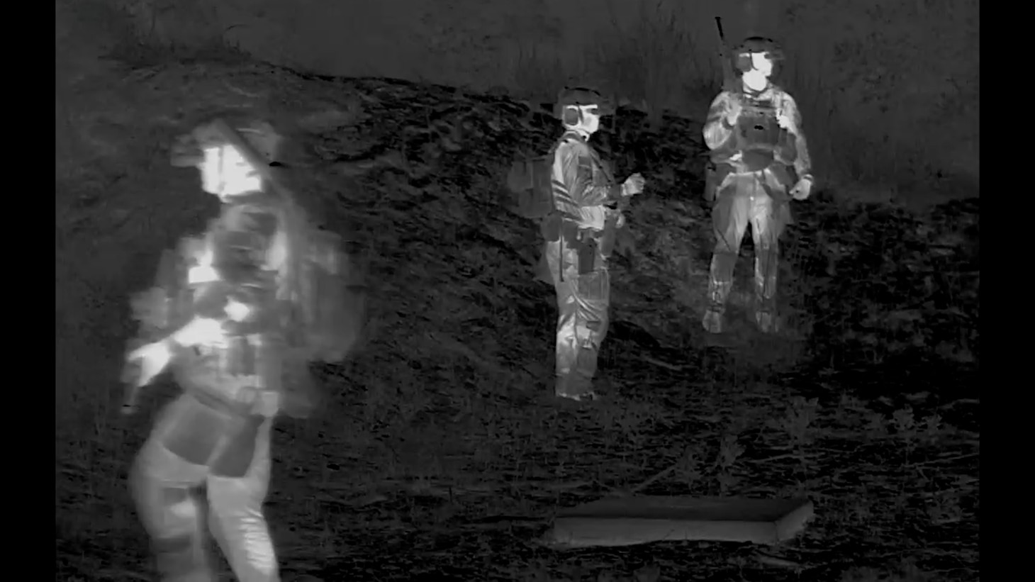 US Navy SEALs Conduct Nighttime Non-Combatant Evacuation Operation ...