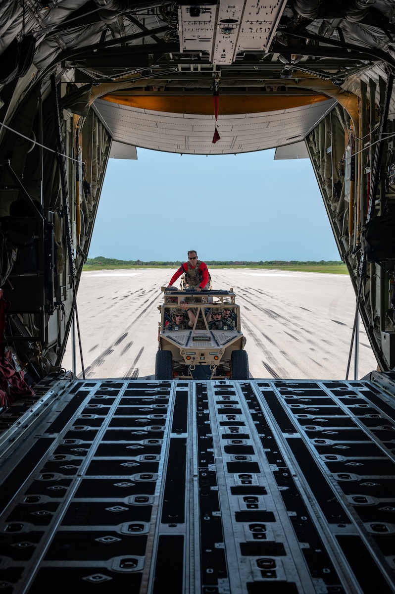 RAPIDS infiltration/exfiltration training > 919th Special Operations ...