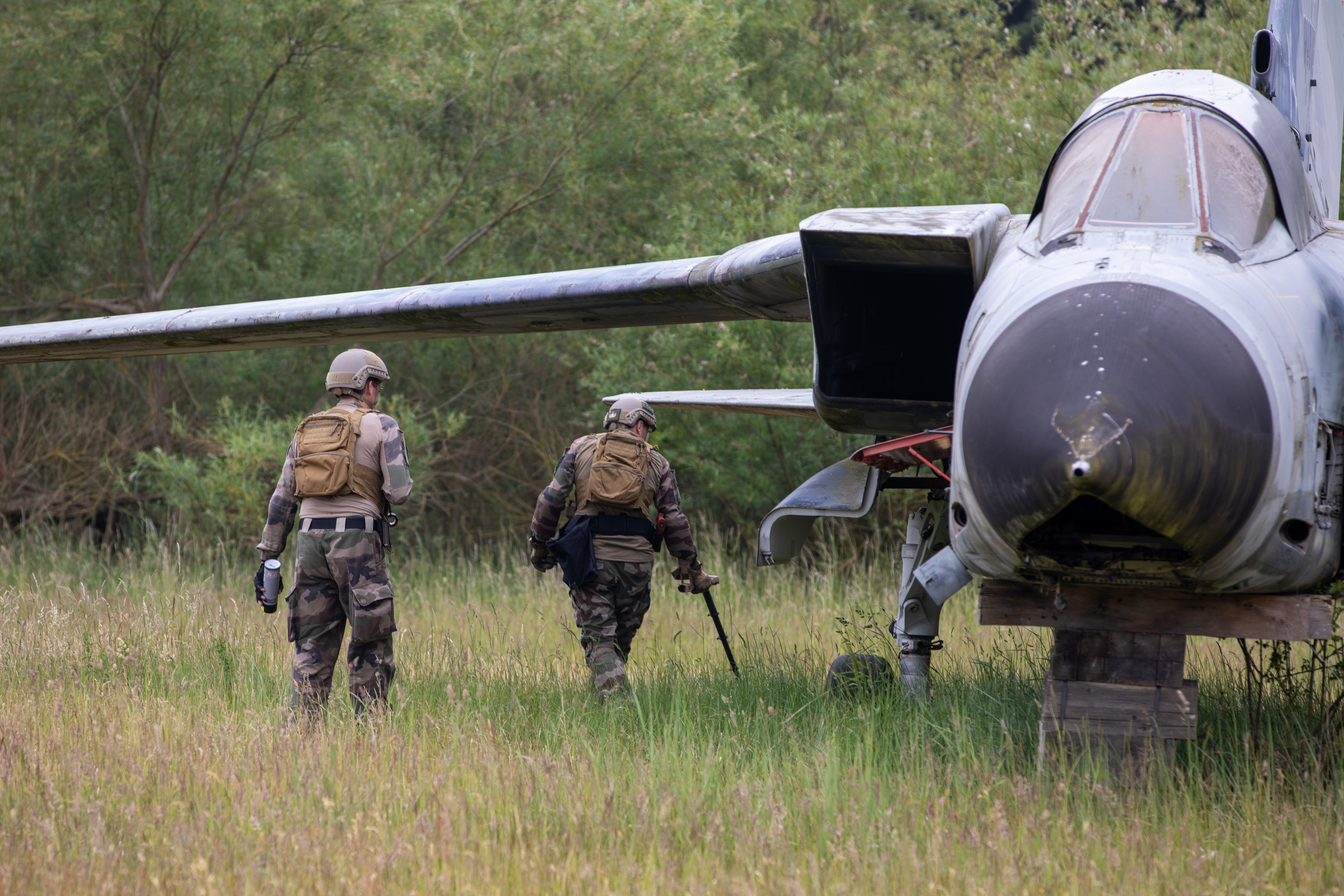 U.S.-Led NATO Explosive Ordnance Disposal Task Unit Demonstrates ...