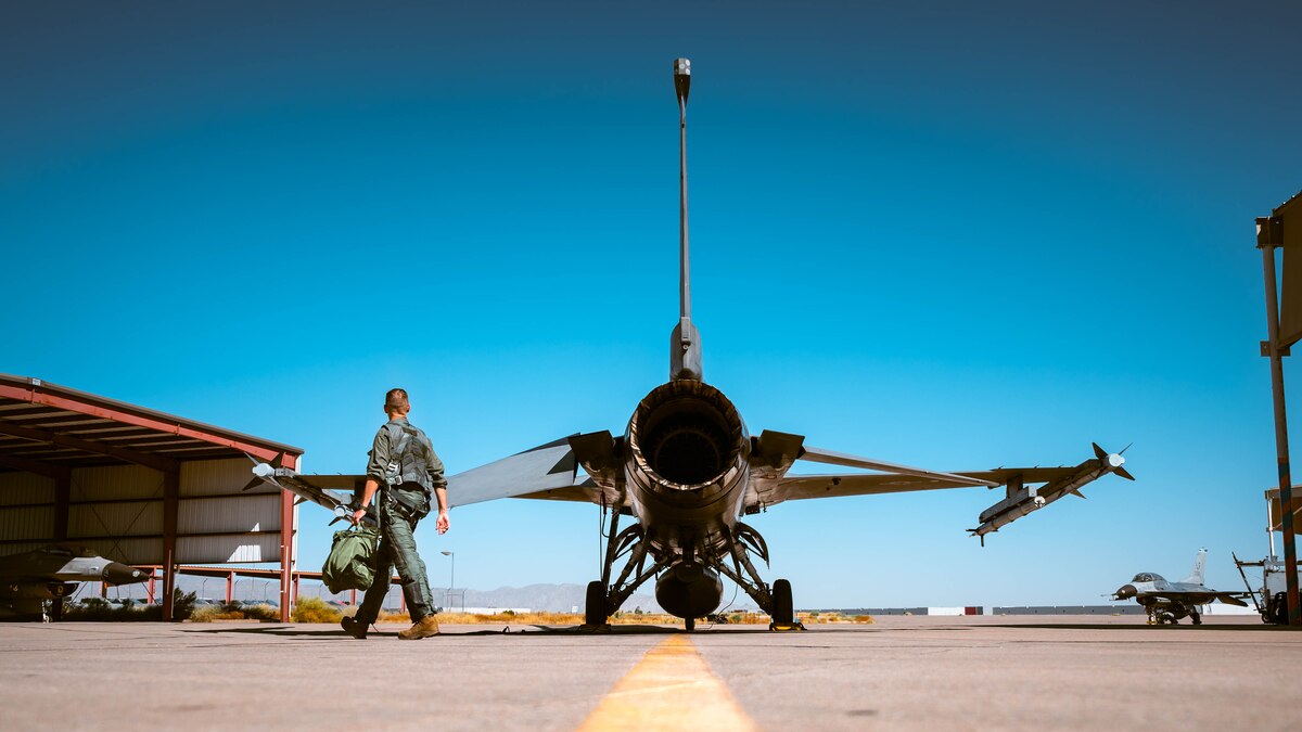 56th MSG commander takes final flight > Luke Air Force Base > Article ...