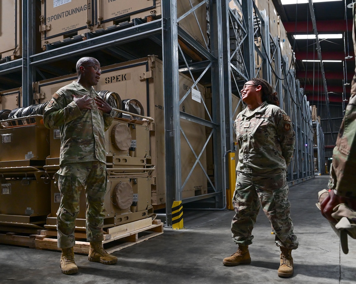 Lt. Gen. Hawkins tours the 86th MMS war reserve materiels > Ramstein ...