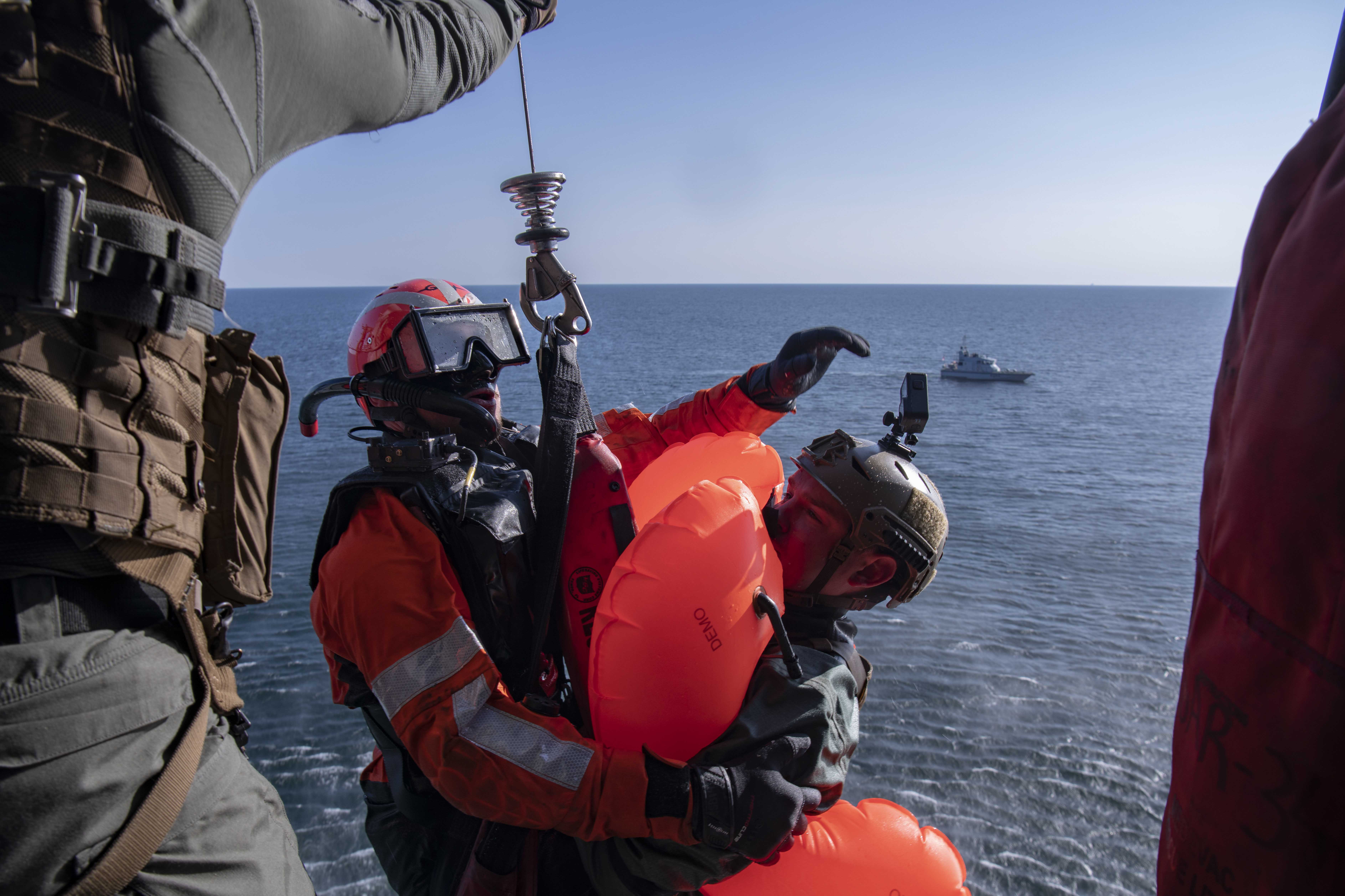 U.S. and Royal Navy conduct JPR operations during BALTOPS 23