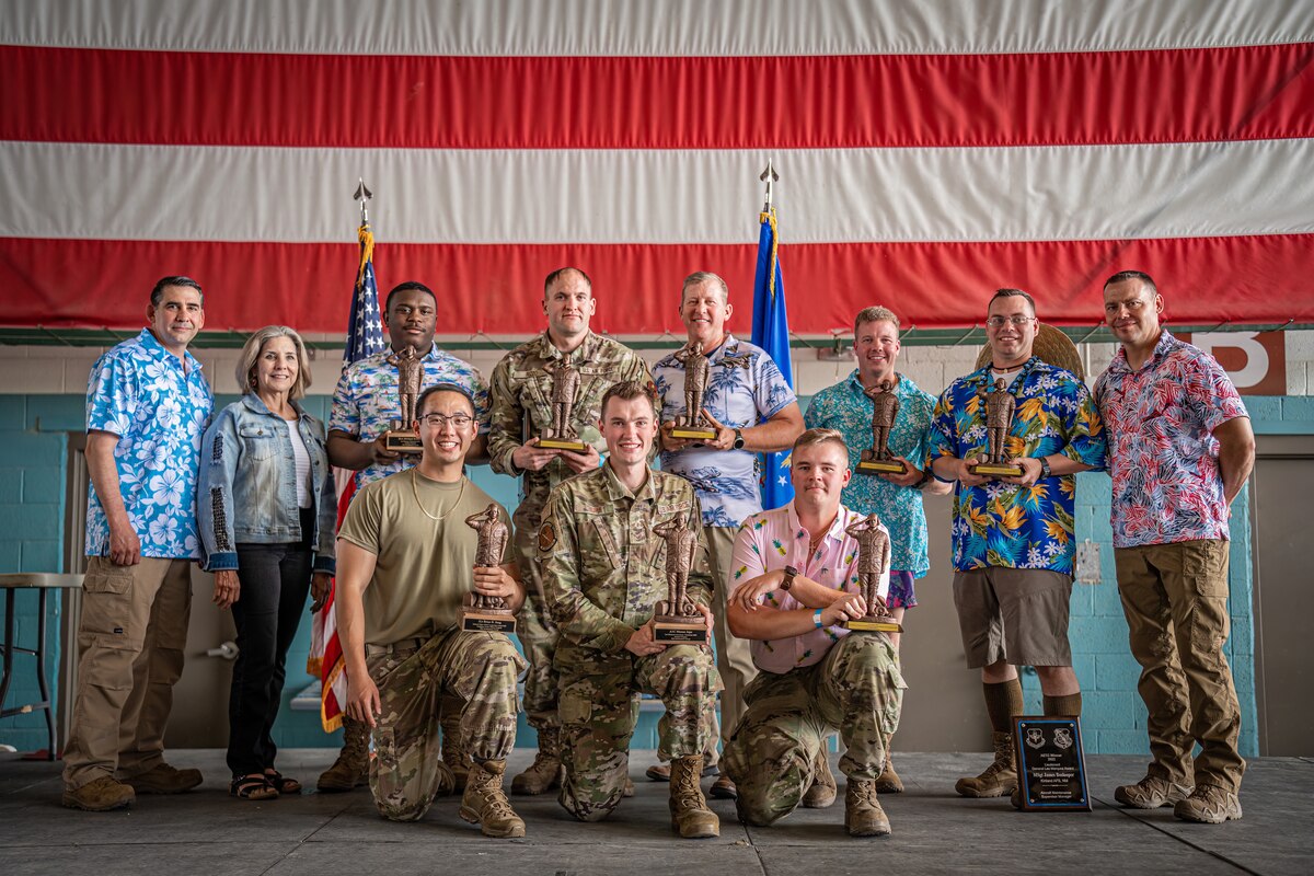 Kirtland hosts Maintenance Professional of the Year Ceremony > Air ...