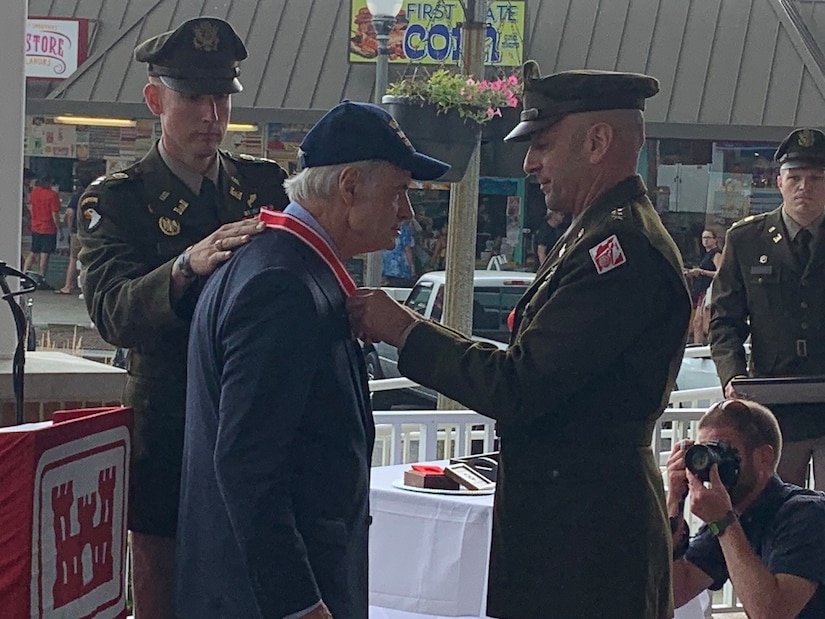 Senator Carper awarded Gold de Fleury Medal > U.S. Army Corps of ...