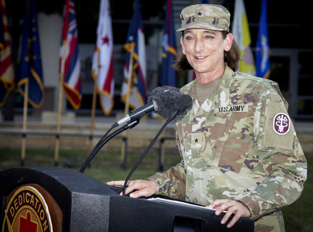 Ceremony signals leadership change for BAMC > Joint Base San Antonio > News