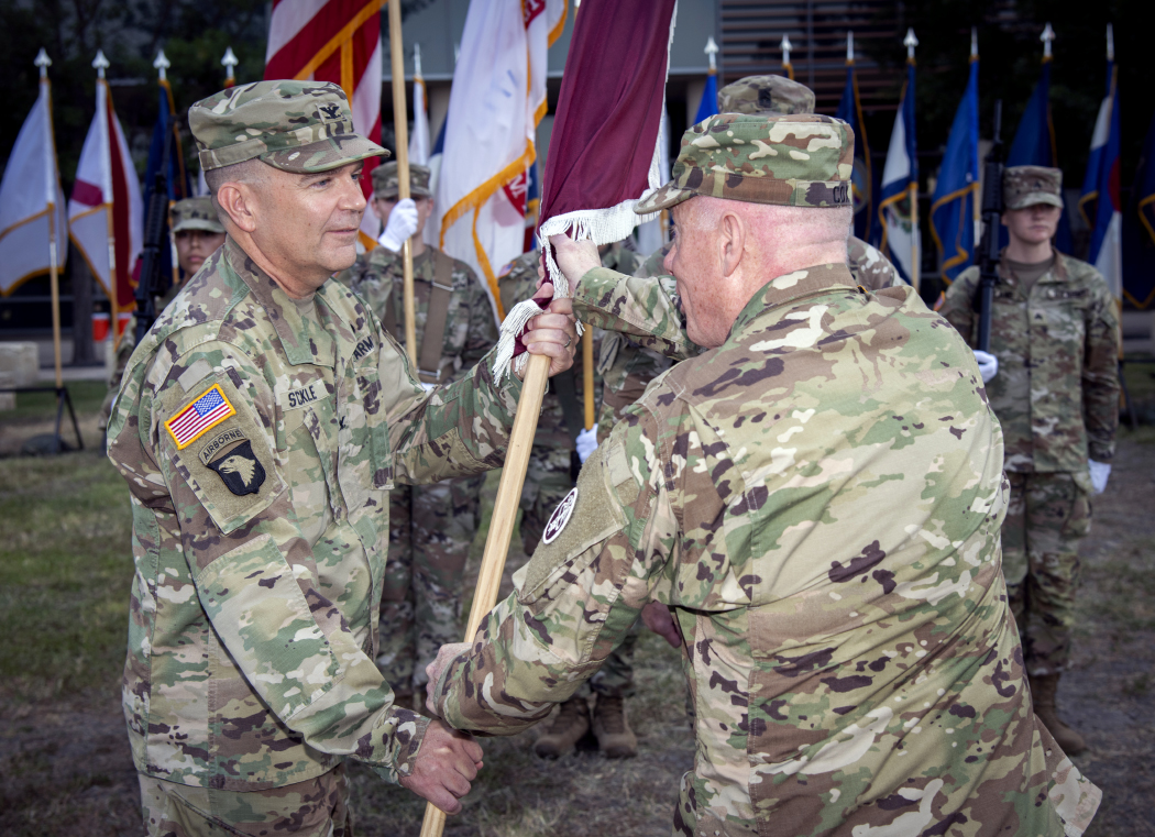 Ceremony signals leadership change for BAMC > Joint Base San Antonio > News