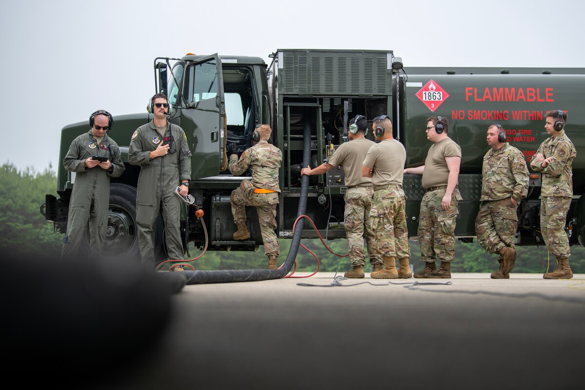 909 ARS conduct Hot pit refuel with the 35th LRS > 5th Air Force ...