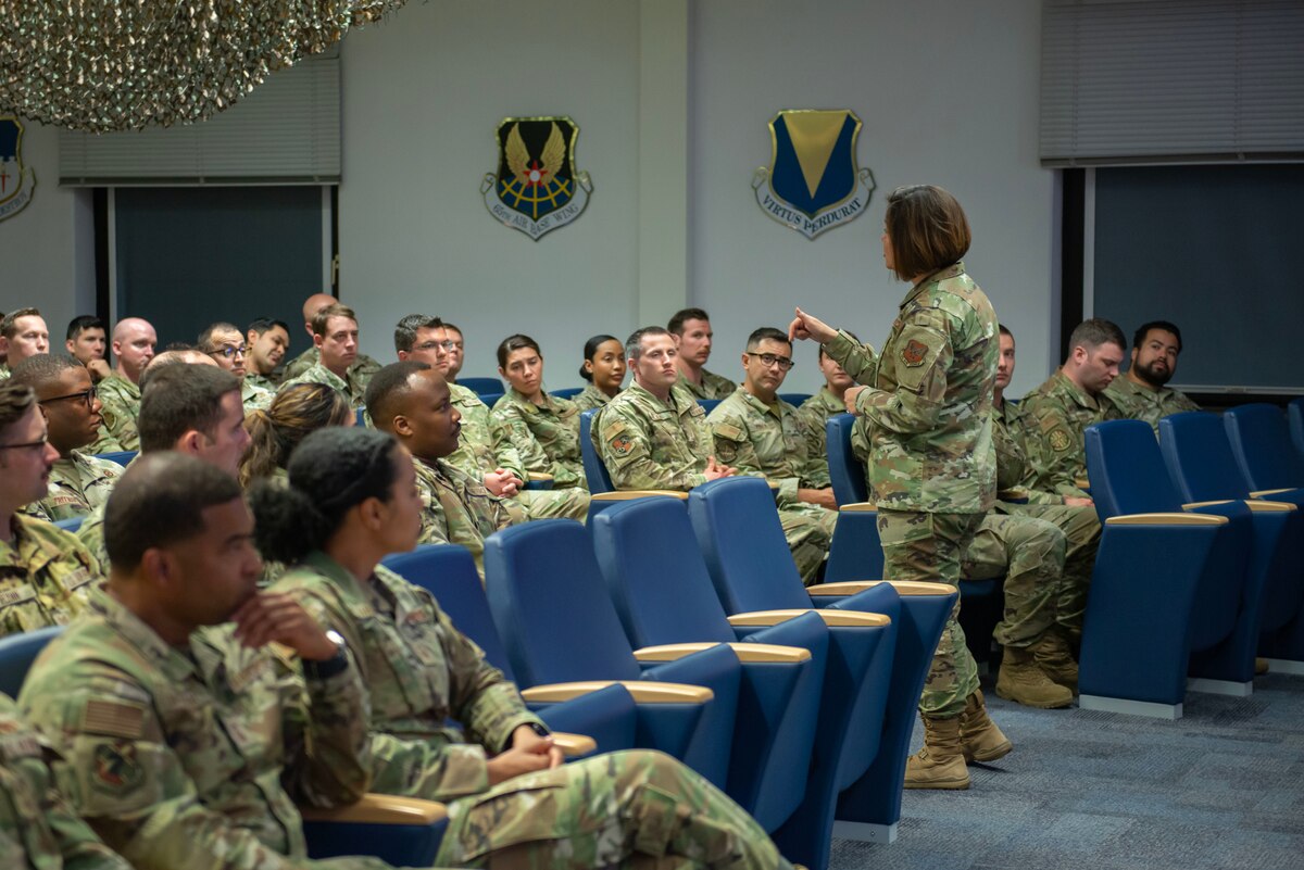 Chief Bass visits Ramstein, Kapaun > Ramstein Air Base > Article Display