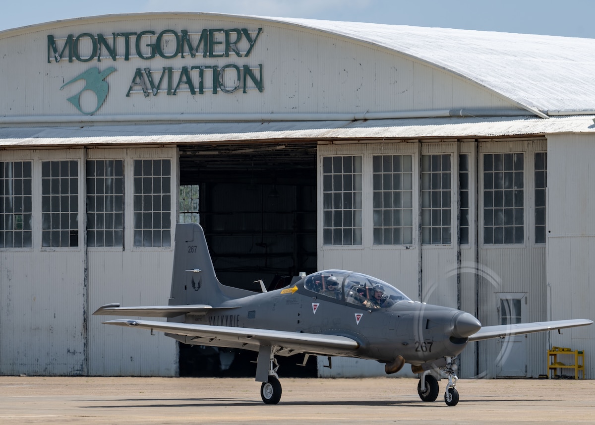 Cadets experience flight during Field Training > Air University (AU ...