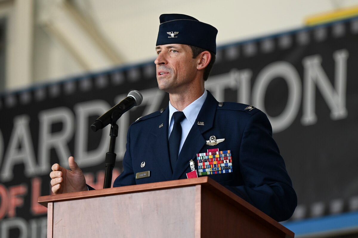 33rd Fighter Wing welcomes new commander > 33rd Fighter Wing > Article ...