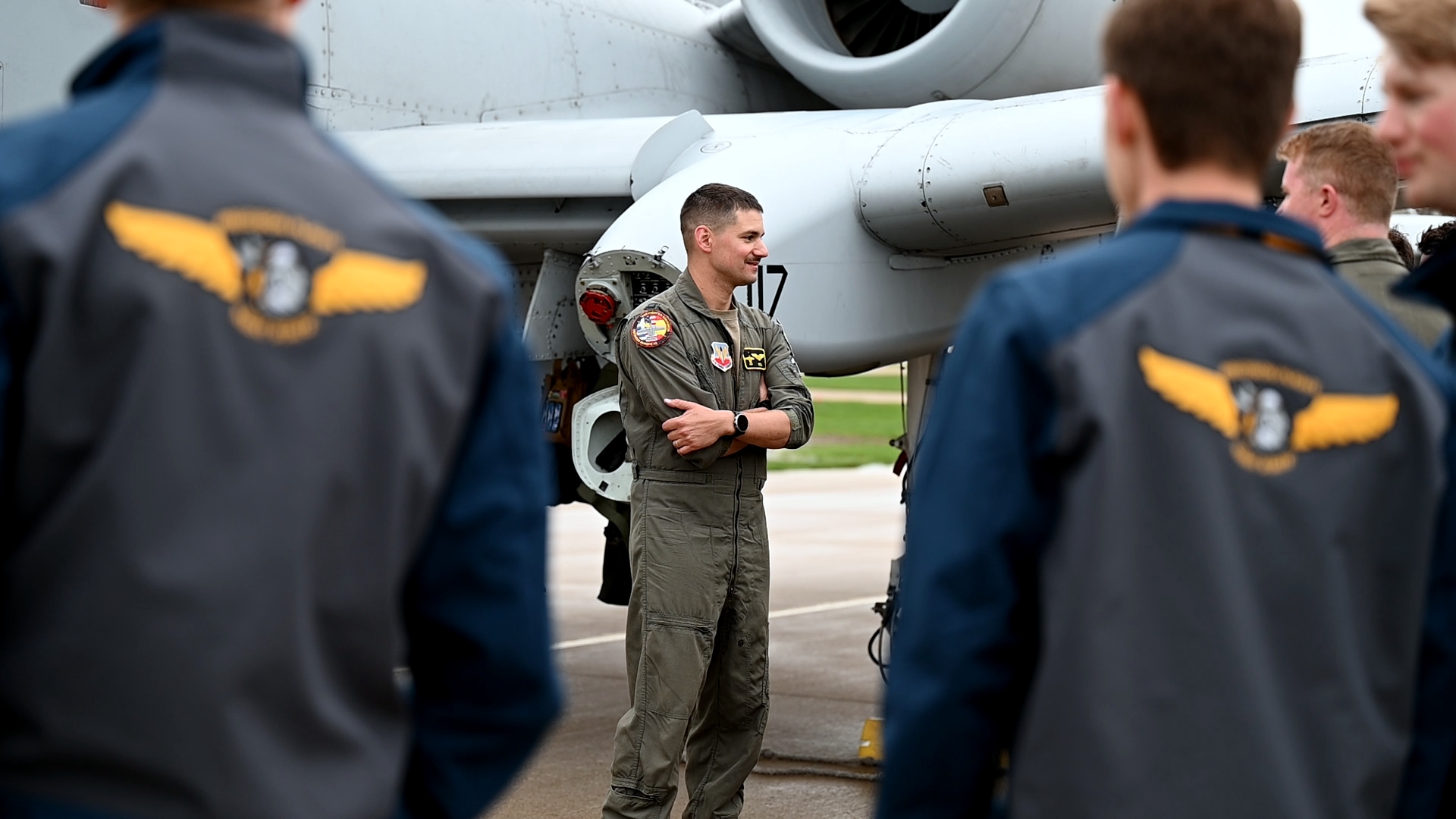 419 FW puts on aerial display for collegiate aviation students > Air ...