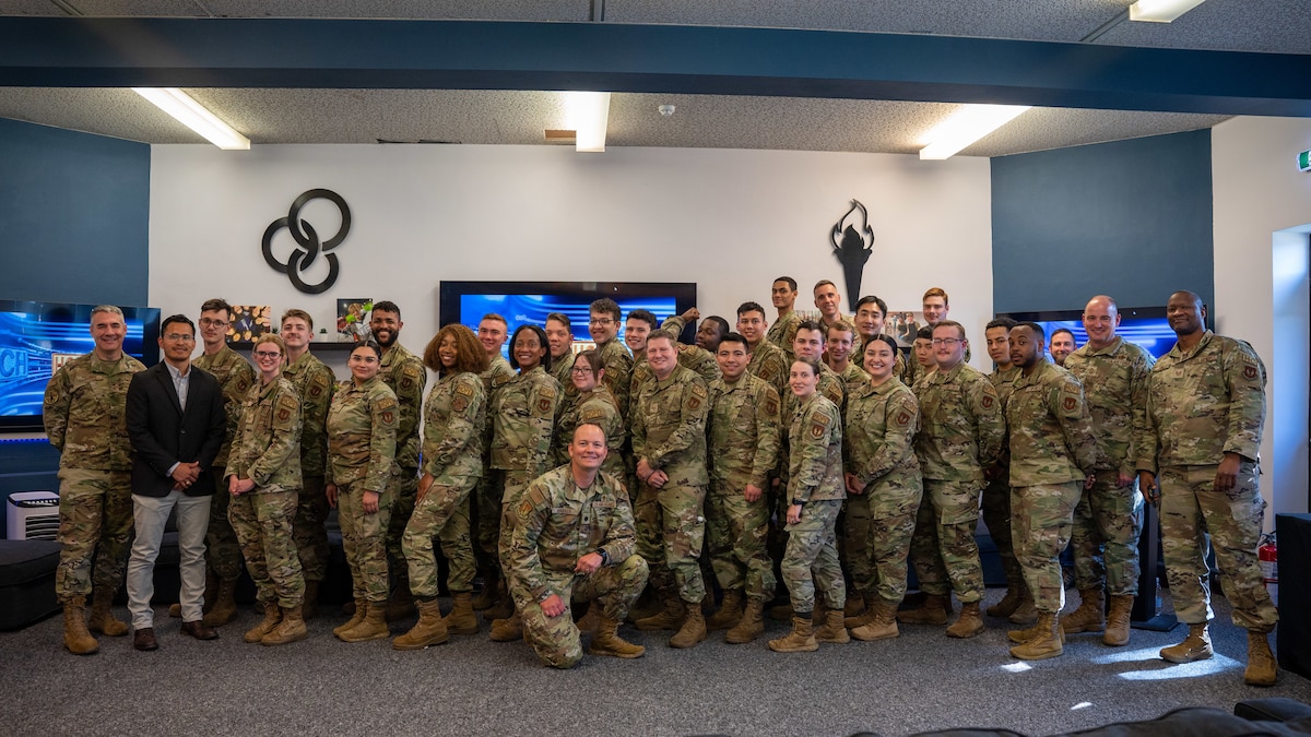 Giving the Air Force HOPE > 505th Command and Control Wing > Article ...