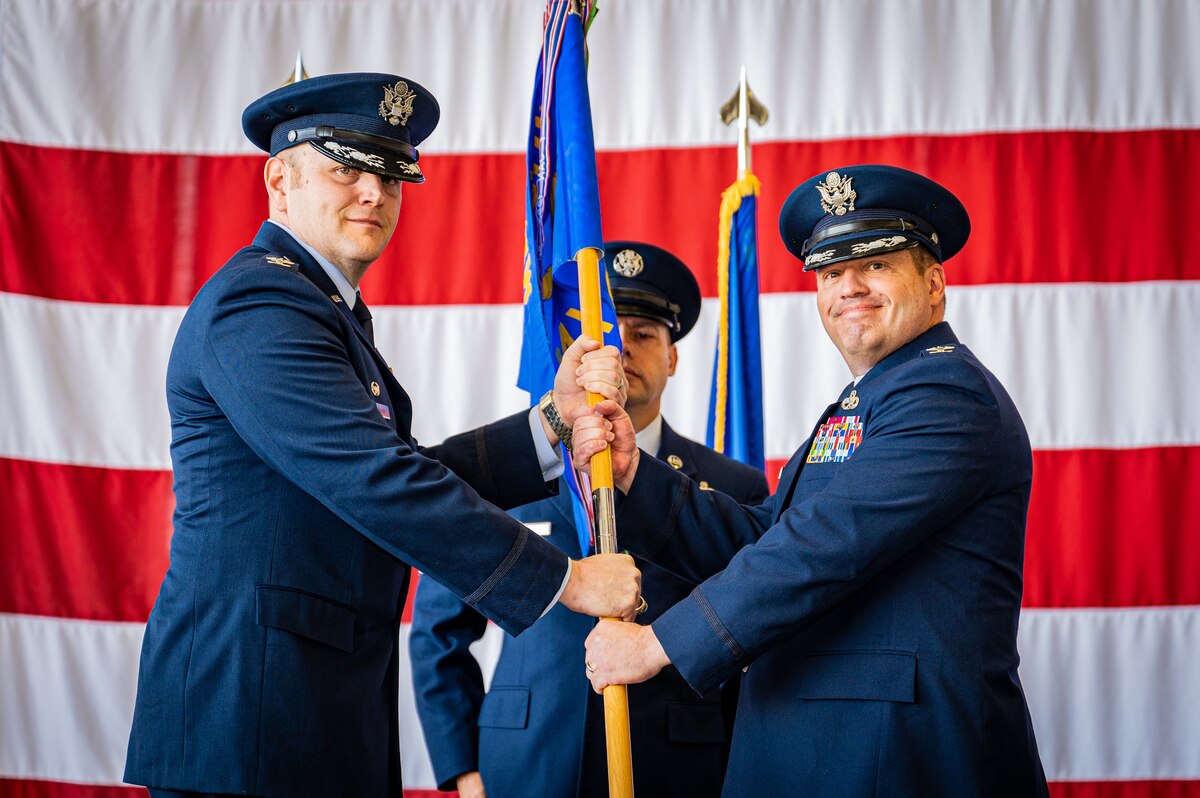 58 MXG Change of Command > Kirtland Air Force Base > Article Display