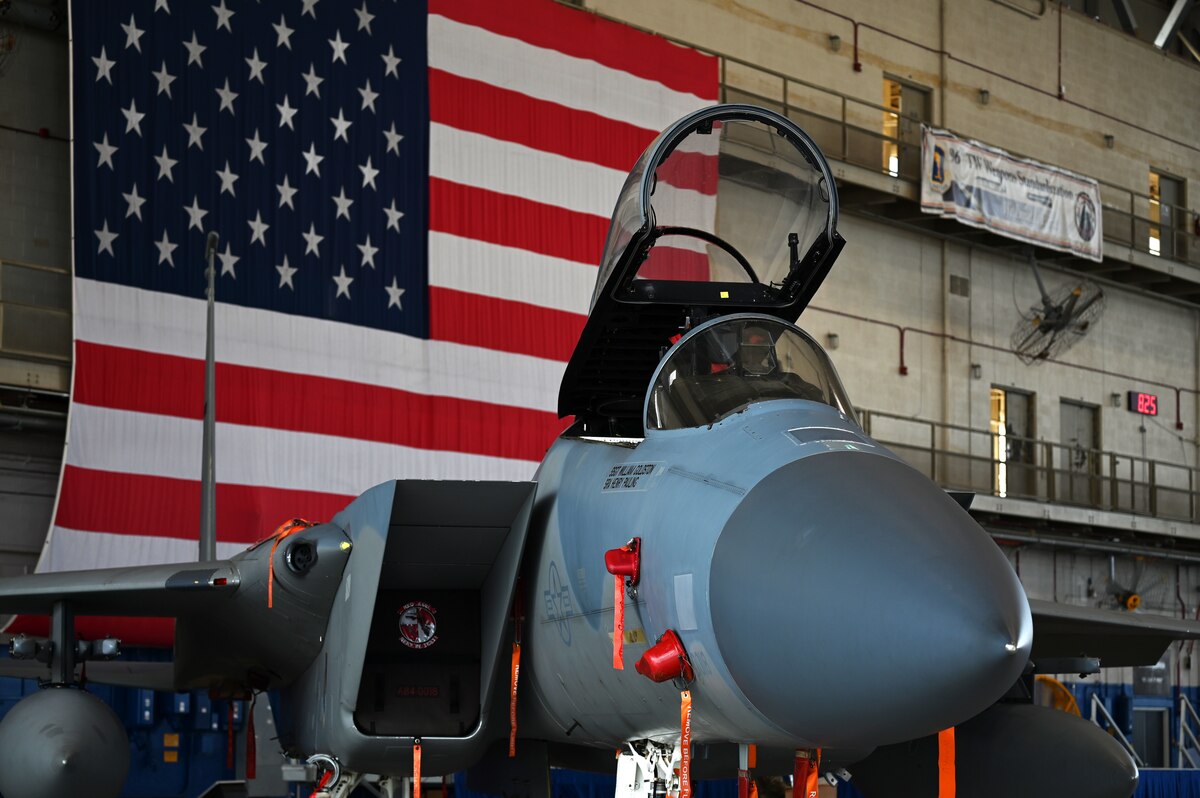 850th SWG Change of Command > 350th Spectrum Warfare Wing > News Display