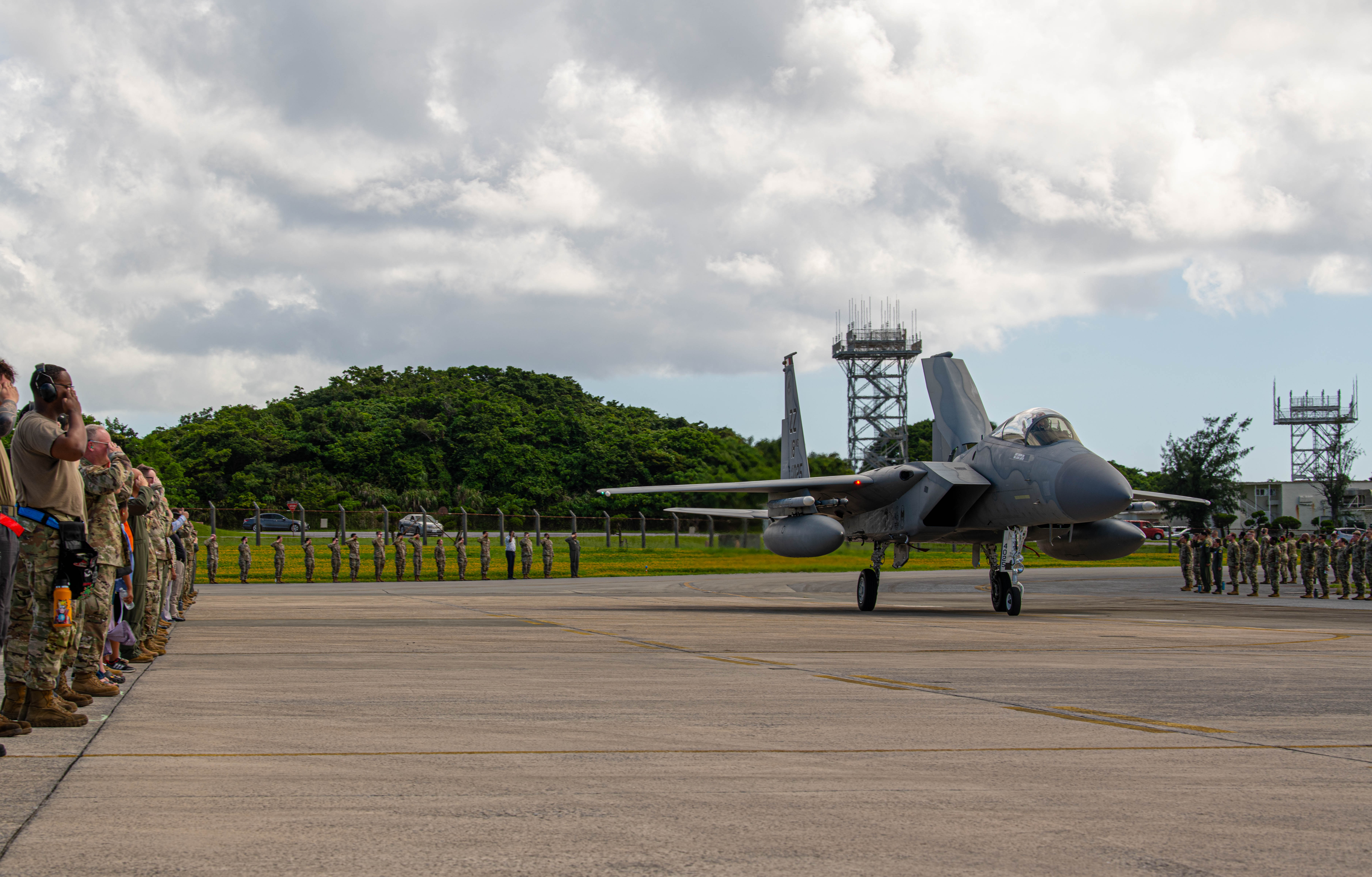 18th Wing commander marks his departure with a final flight > Kadena ...