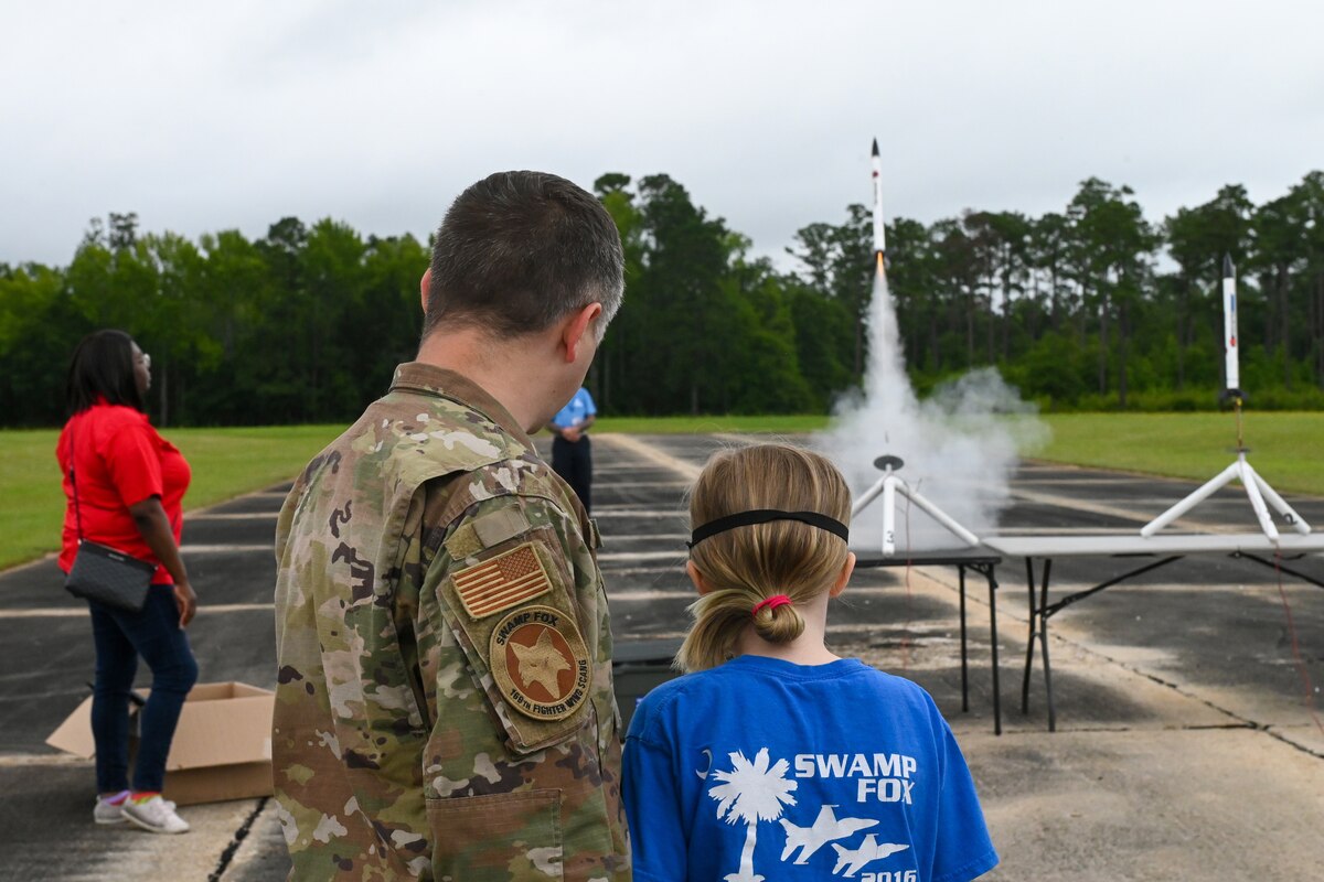 Students soared to new heights at STARBASE Swamp Fox summer camp > 169th Fighter Wing > Article ...