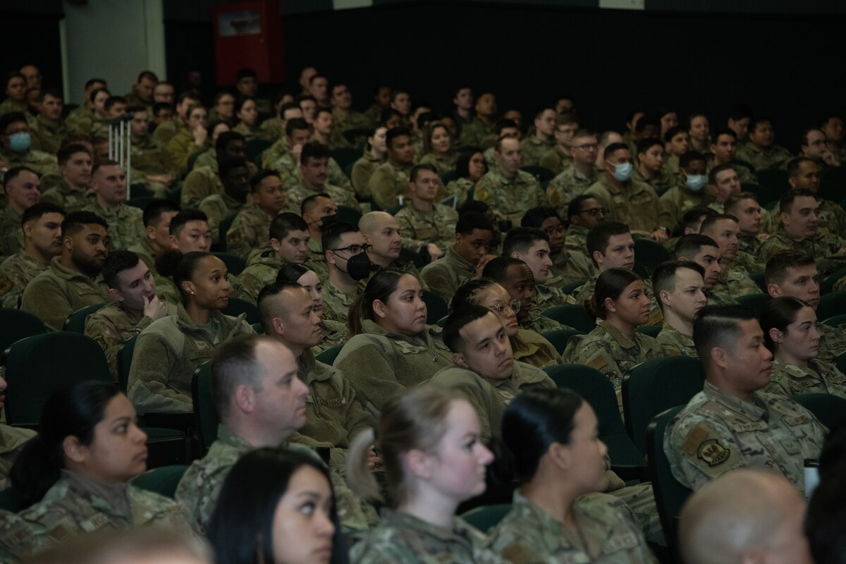 18th Air Force Command Chief visits Travis > Travis Air Force Base ...