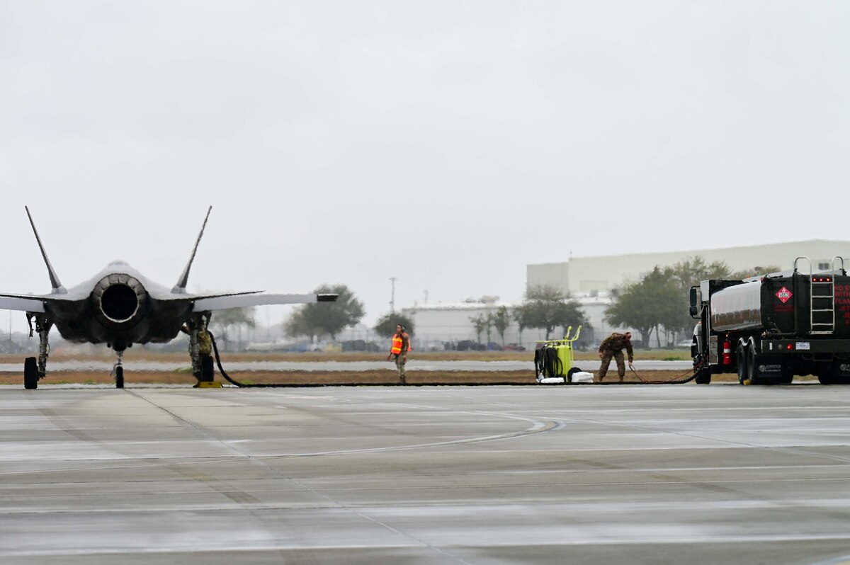 C-130J performs proof of concept Specialized Fueling Operations with F ...