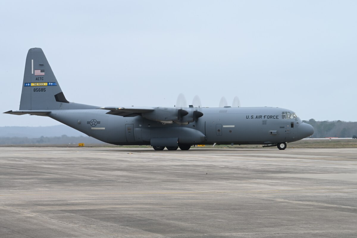 Little Rock AFB evacuates aircraft ahead of dangerous storm > Little ...