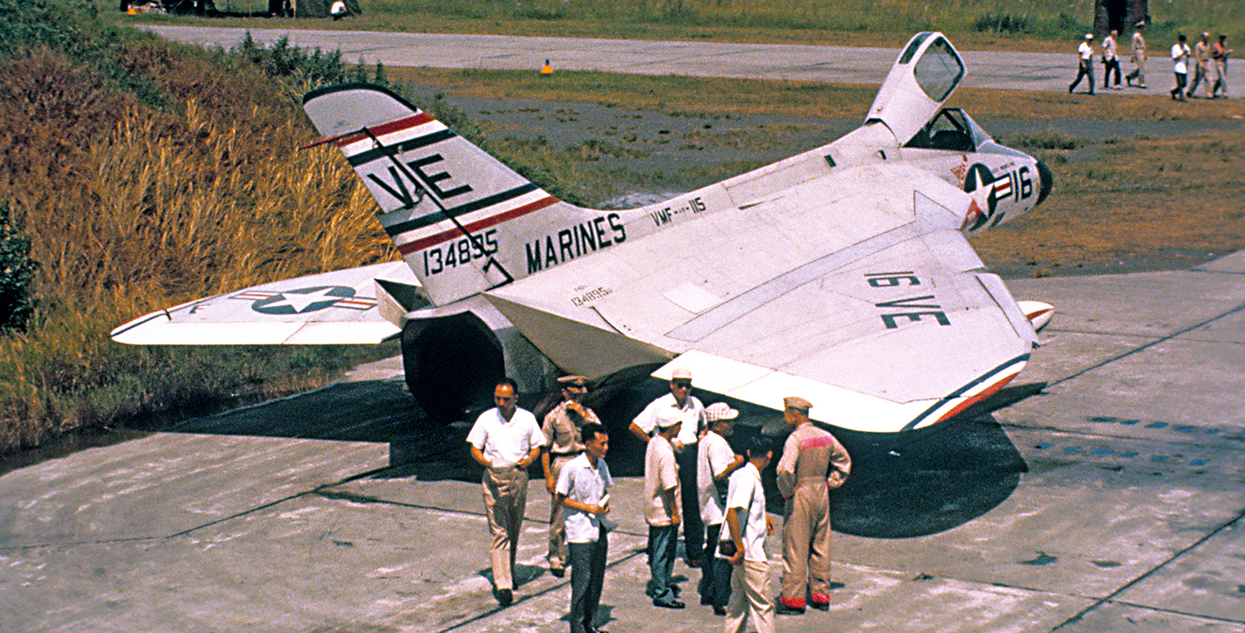 Douglas F4D-1/F-6A Skyray > Naval Aviation News Magazine > Article Display