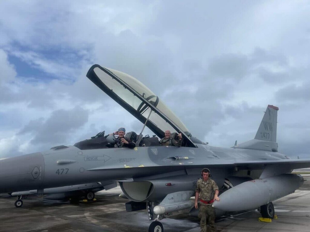 The Super Bowl has the Kelce Brothers, the AF has the Oliver Brothers ...